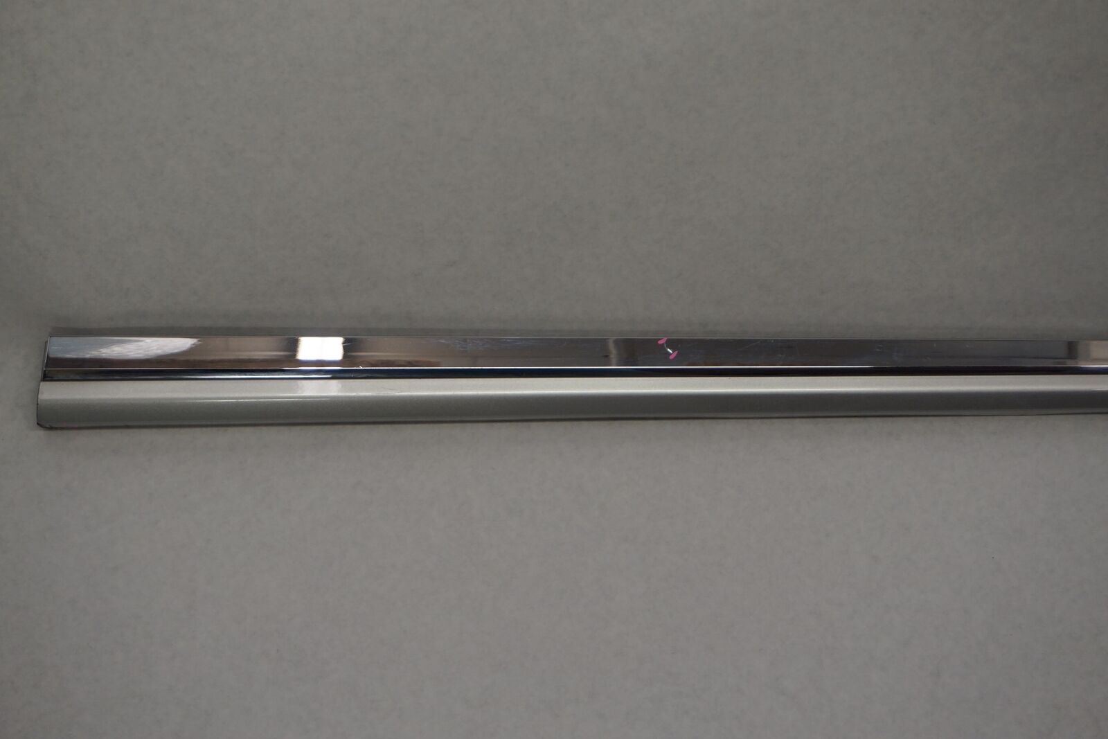LEXUS LS460 DOOR MOLDING RIGHT FRONT 2007 2008 2009-2012