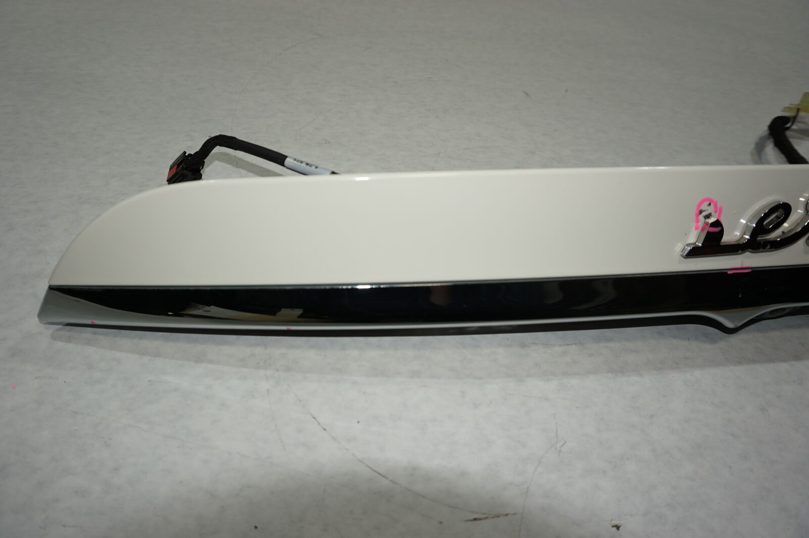 MASERATI GHIBLI TRUNK CAMERA REAR TRIM HANDLE 2017 2018 2019 670071824 OEM