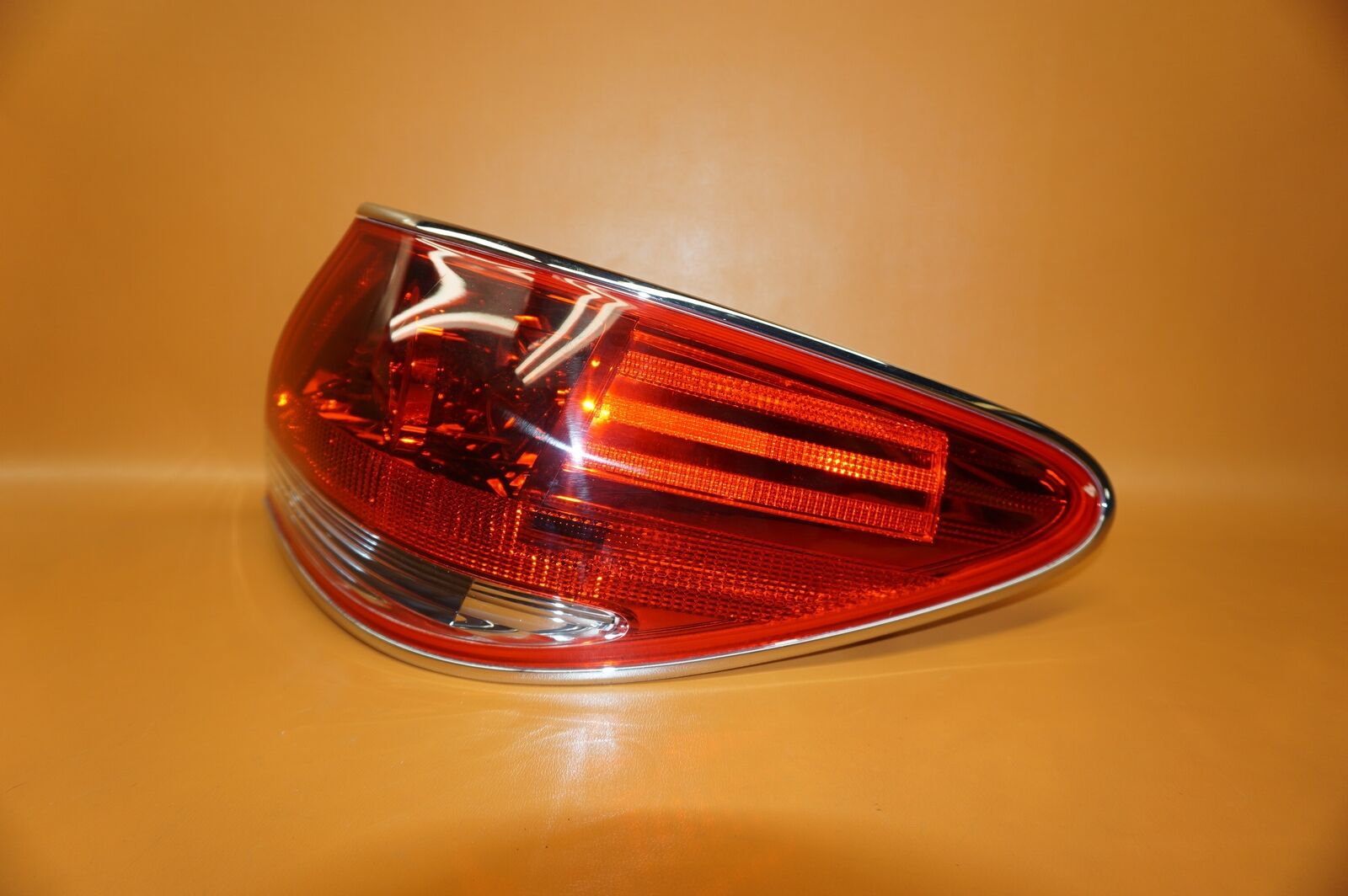 LEXUS ES330 TAIL LIGHT RIGHT PASSANGER 2005 2006 OEM