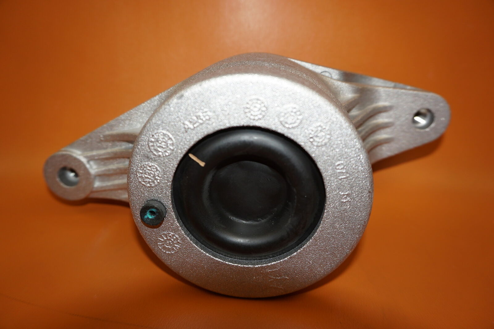 MASERATI GHIBLI ENGINE MOUNT BUSHING LEFT 2014 2015 2016 2017 670003629 OEM