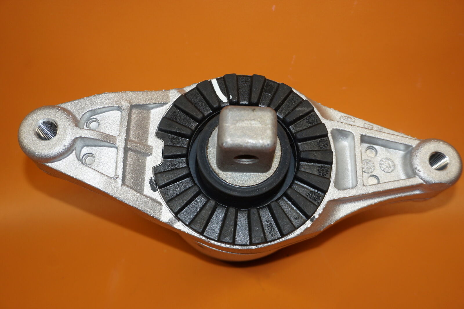 MASERATI GHIBLI ENGINE MOUNT BUSHING LEFT 2014 2015 2016 2017 670003629 OEM