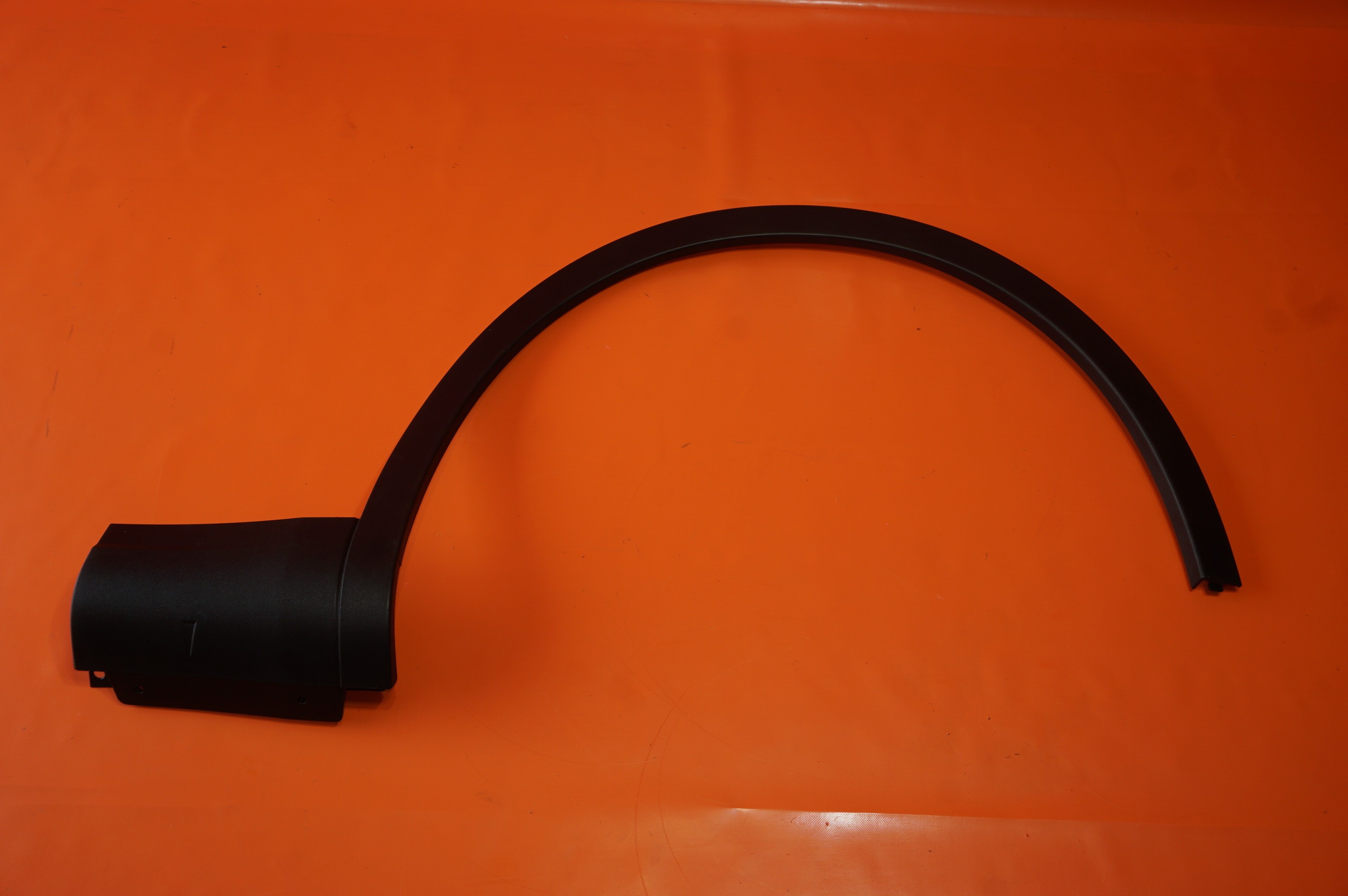 MASERATI LEVANTE FENDER FLARE MOLDING RIGHT TRIM 2017 2018 2019 2020