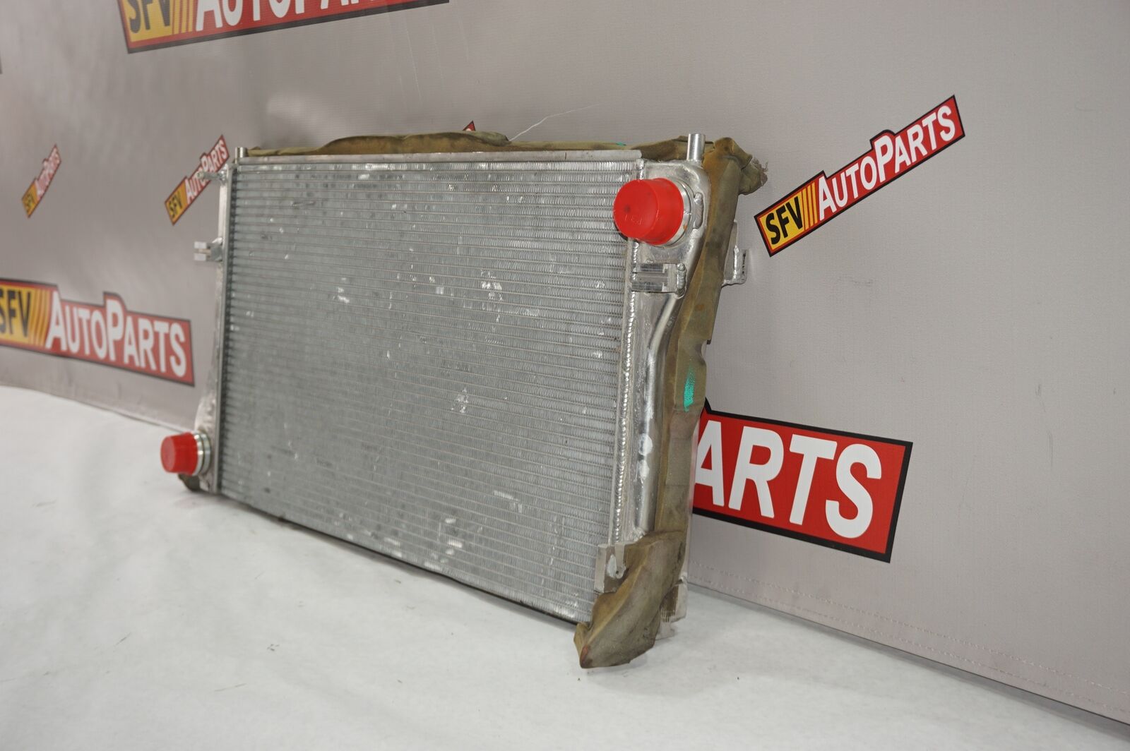 ASTON MARTIN DB9 VANQUISH RADIATOR COOLER 2012 2013 2014