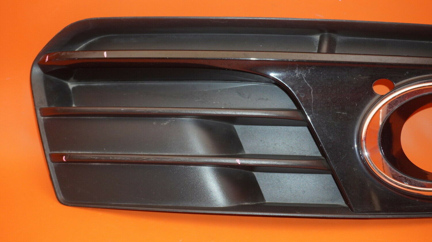 AUDI Q5 FOGLIGHT GRILLE LOWER RIGHT 2013 2014 2015 2016 8R0807682J OEM