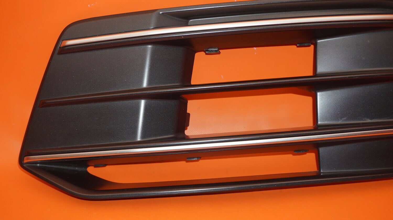 AUDI Q5 GRILLE 2017 2018 LEFT LOWER 80A807679D/E OEM