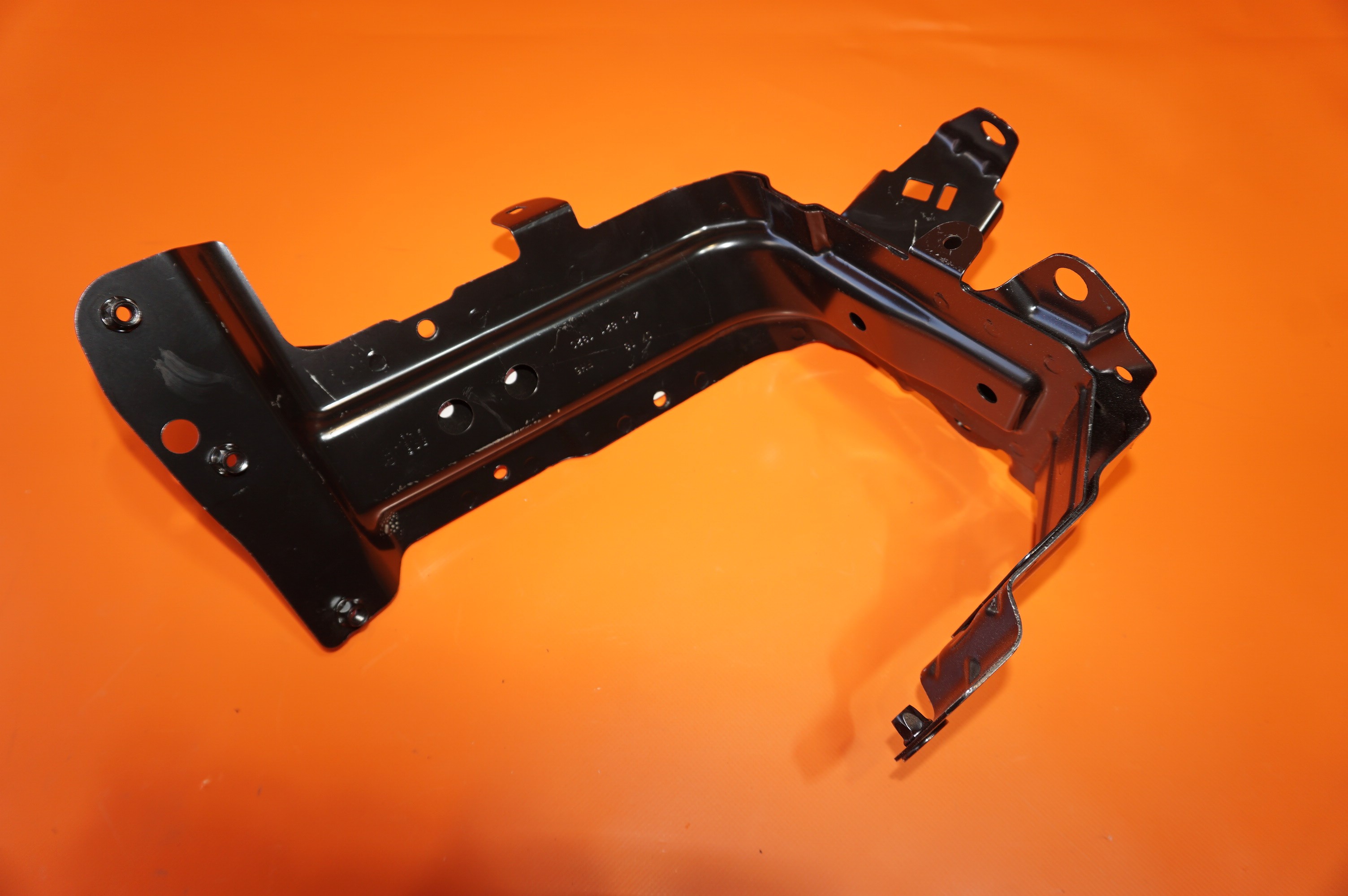 AUDI Q7 SUPPORT BRACKET RIGHT 2017 2018 2019 2020 4M0821132C OEM