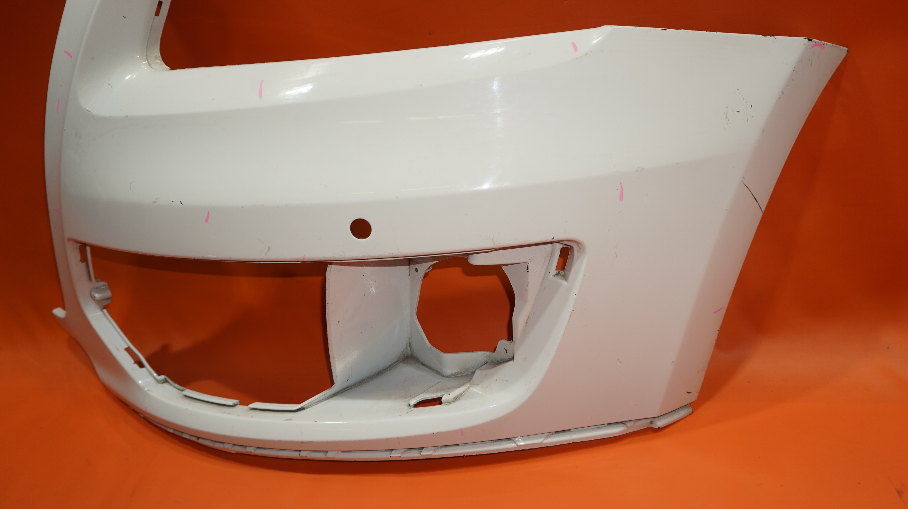AUDI Q5 FRONT BUMPER LEFT DRIVER COVER 2009 2010 2011 2012 WHITE