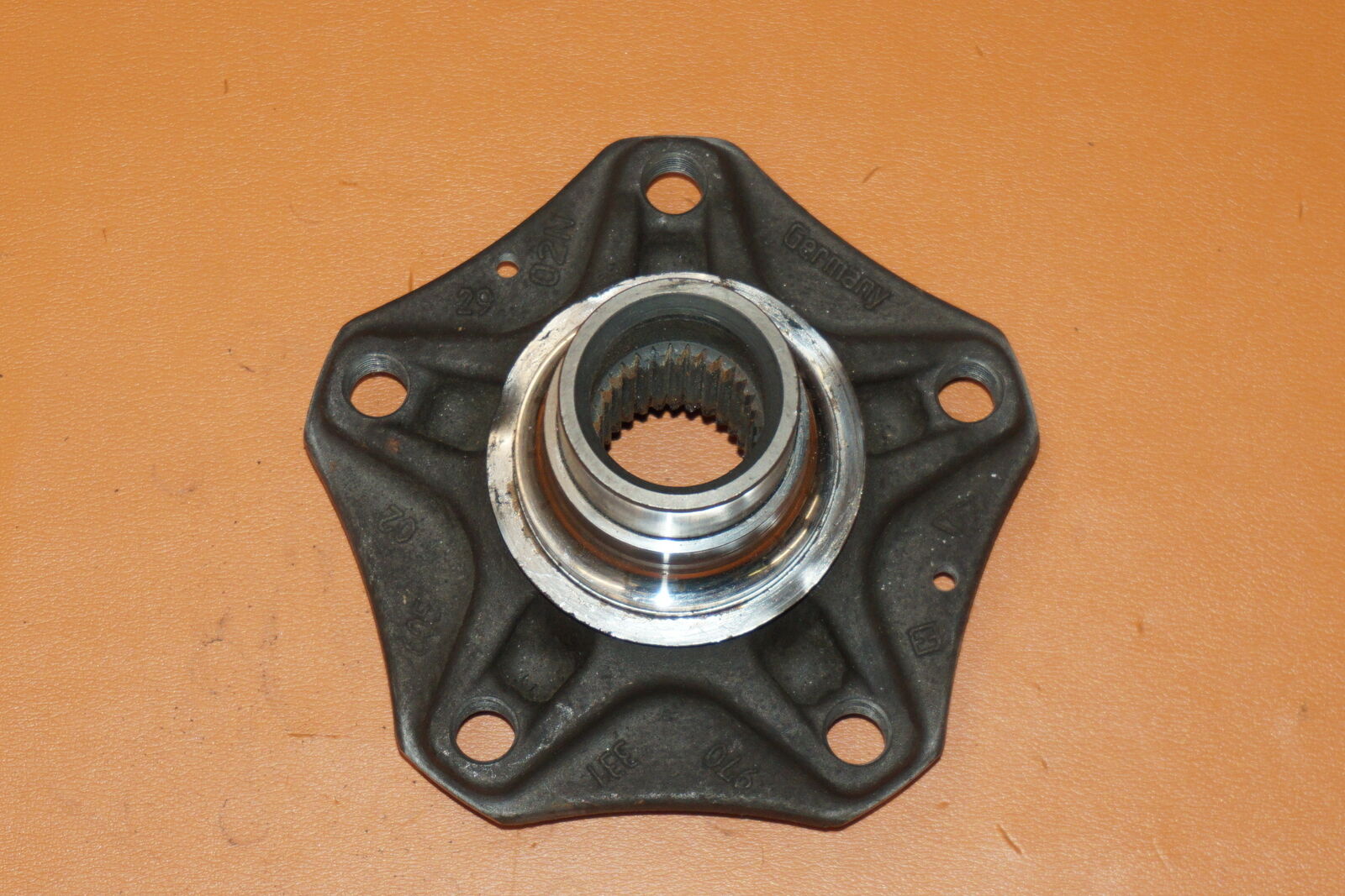 PORSCHE PANAMERA WHEEL HUB REAR 2010-2015