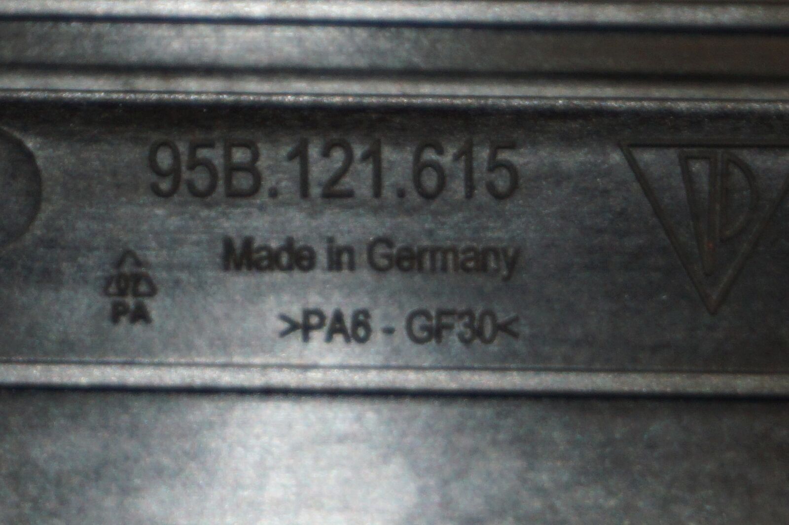 PORSCHE MACAN AIR DUCT ACTIVE LOUVER SHUTTER 2016 2017 2018