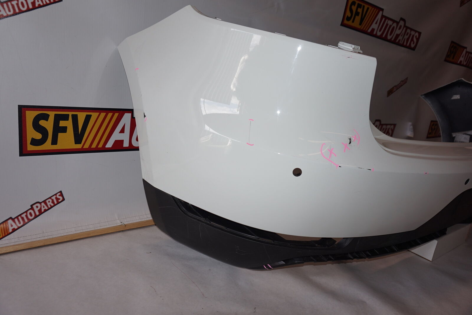 PORSCHE MACAN REAR BUMPER 2015 2016 2017 2018 95B 807 421 WHITE OEM