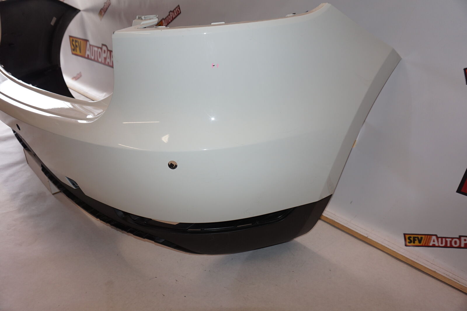 PORSCHE MACAN REAR BUMPER 2015 2016 2017 2018 95B 807 421 WHITE OEM