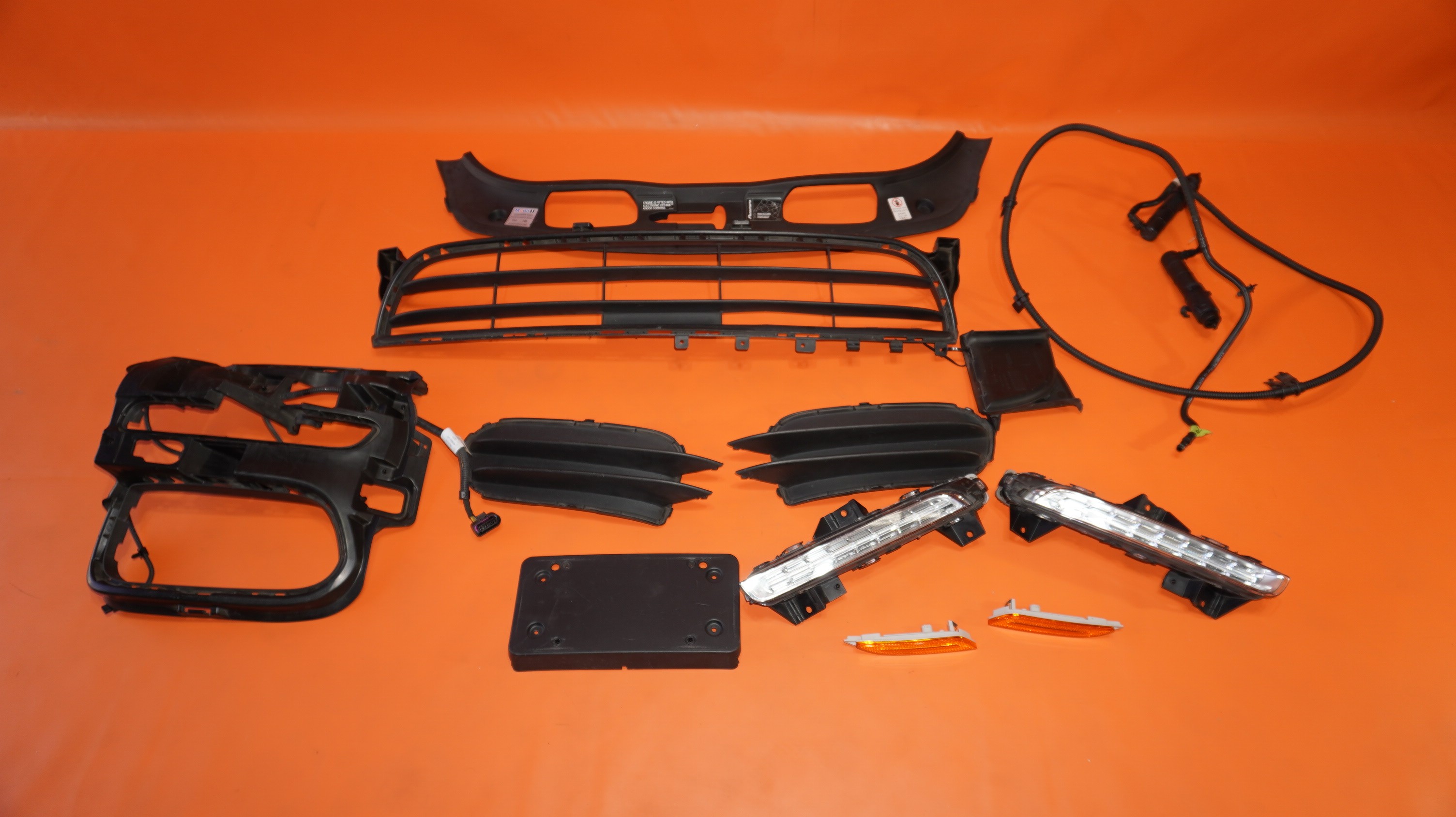 PORSCHE PANAMERA GRILLE FOG LIGHT 2014 2015 2016 97063108251 FOG