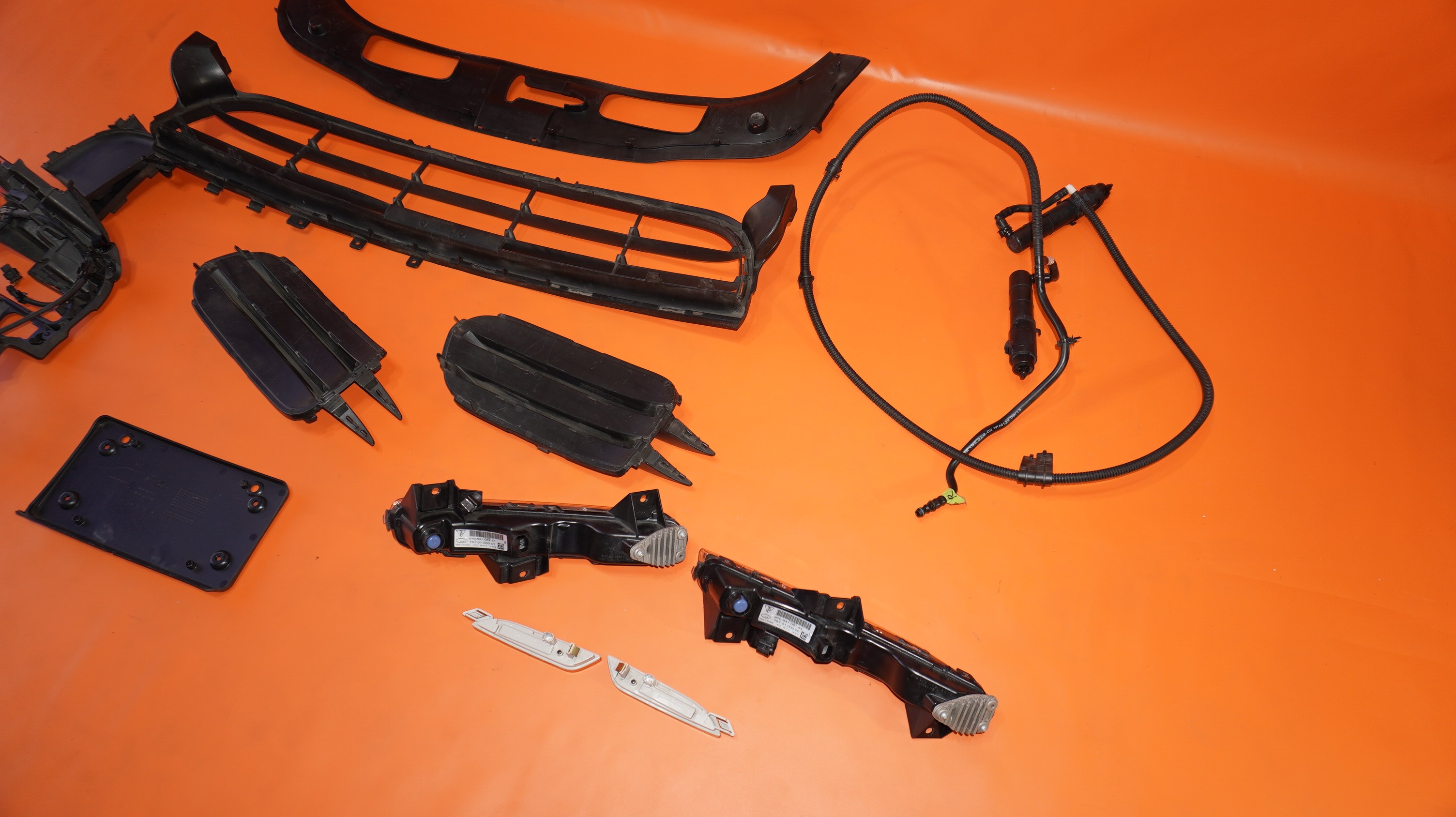 PORSCHE PANAMERA GRILLE FOG LIGHT 2014 2015 2016 97063108251 FOG