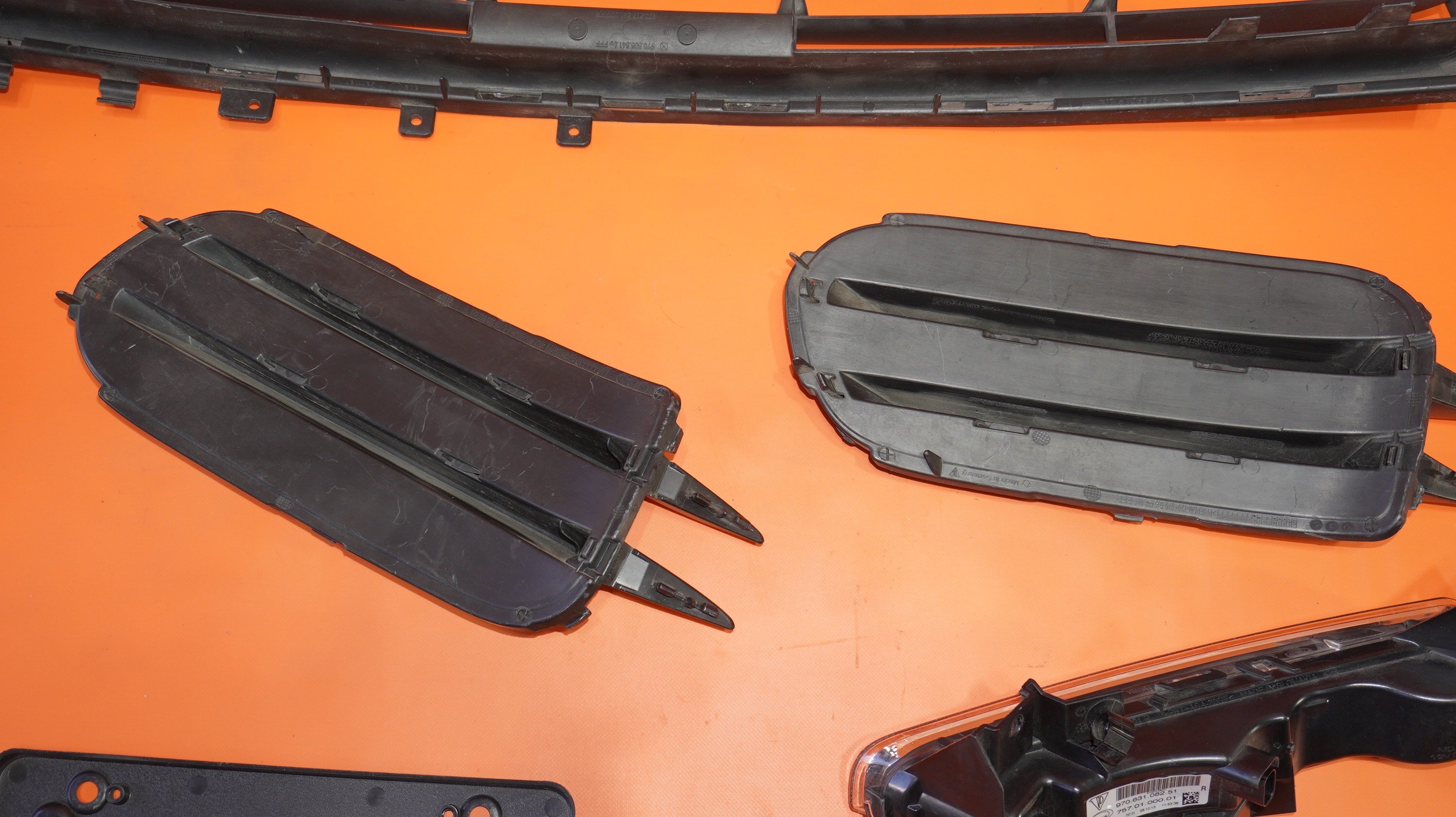 PORSCHE PANAMERA GRILLE FOG LIGHT 2014 2015 2016 97063108251 FOG