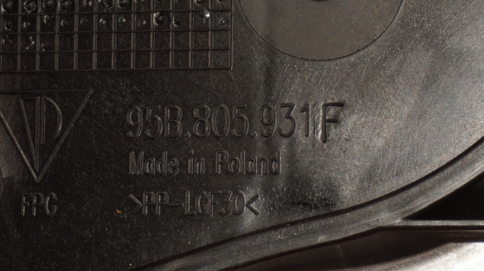 PORSCHE MACAN UPPER TIE BAR SUPPORT 2015 2016 2017