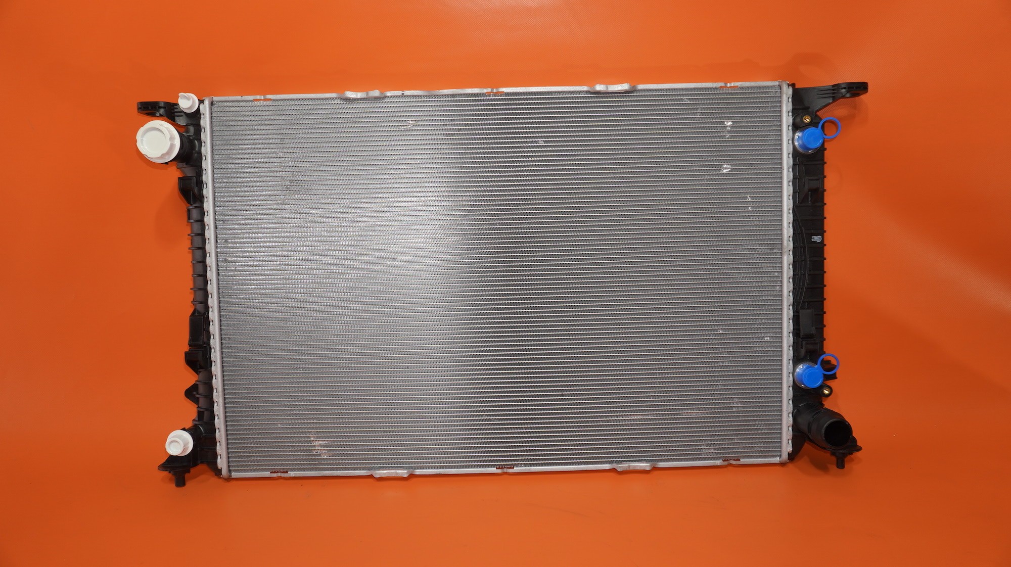 PORSCHE MACAN COOLING RADIATOR 2015 2016 2017 2018 95B121251A