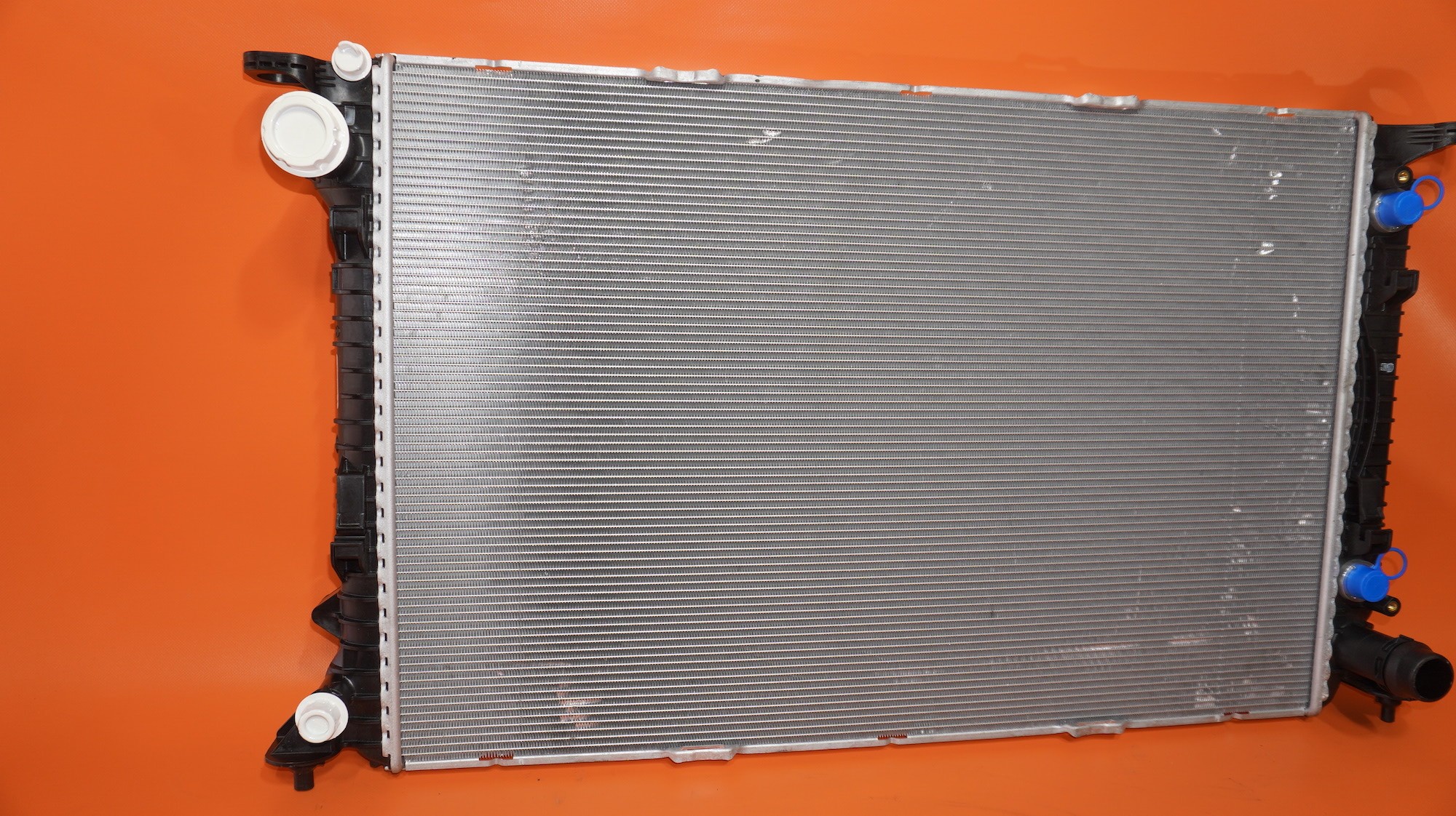 PORSCHE MACAN COOLING RADIATOR 2015 2016 2017 2018 95B121251A
