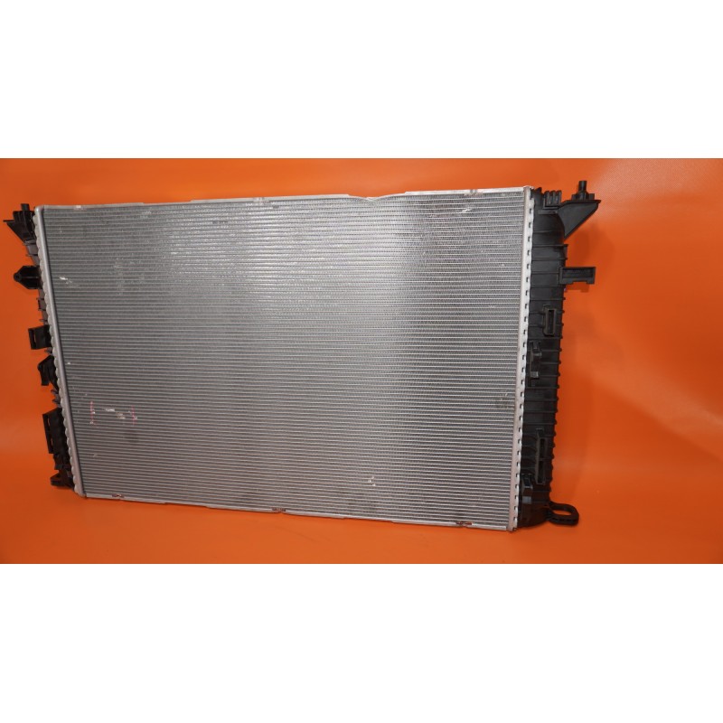 PORSCHE MACAN COOLING RADIATOR 2015 2016 2017 2018 95B121251A