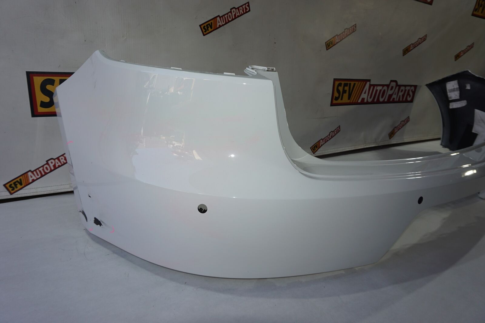 PORSCHE MACAN REAR BUMPER 2015 2016 2017 2018 95B 807 421 WHITE OEM