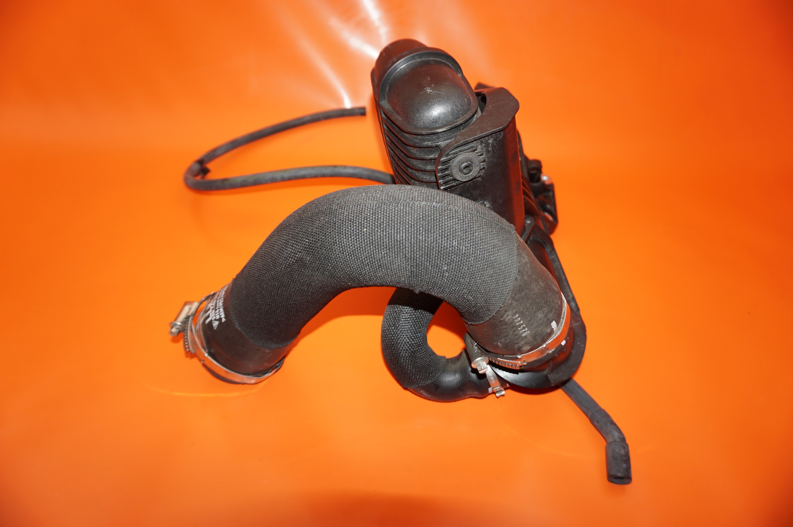 PORSCHE MACAN PRESSURE PIPE COOLER HOSE 95B145709A 8K0145673A OEM