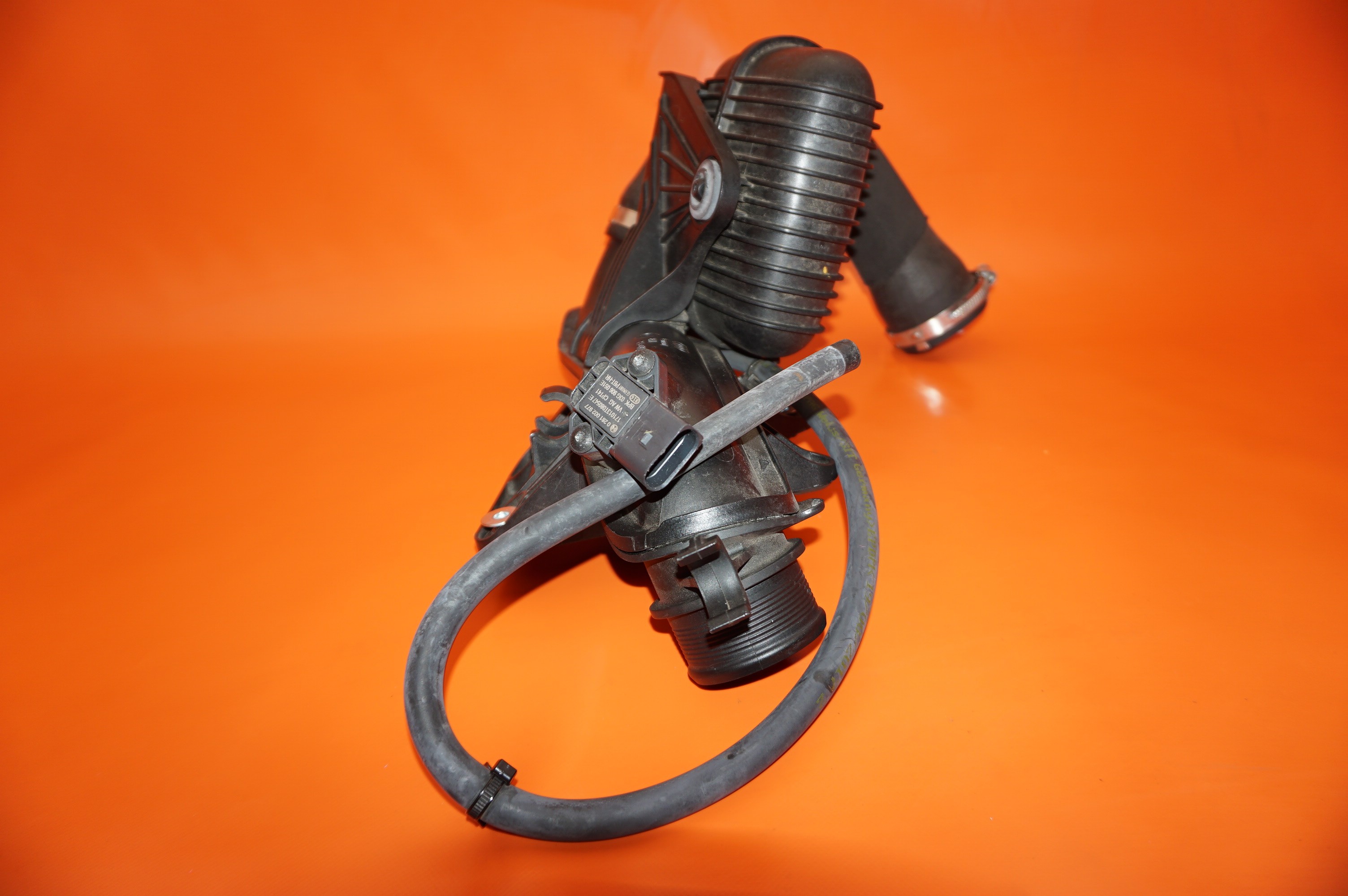 PORSCHE MACAN PRESSURE PIPE COOLER HOSE 95B145709A 8K0145673A OEM