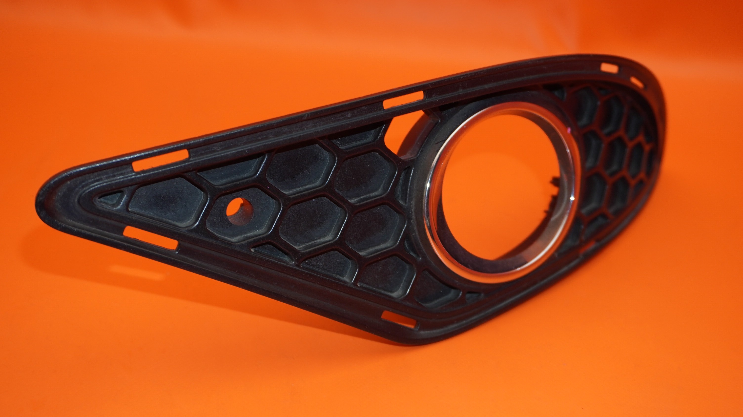 MERCEDES BENZ S550 GRILLE LEFT LOWER AMG 2007 2008 A2218850153 OEM