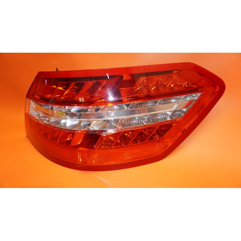 MERCEDES BENZ E350 TAIL LIGHT RIGHT 2010 2011 2012 2013 W212 LED SEDAN