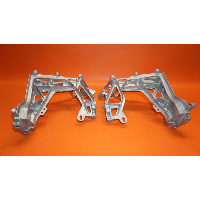 MERCEDES BENZ C300 SUPPORT BRACKETS LEFT RIGHT 2015