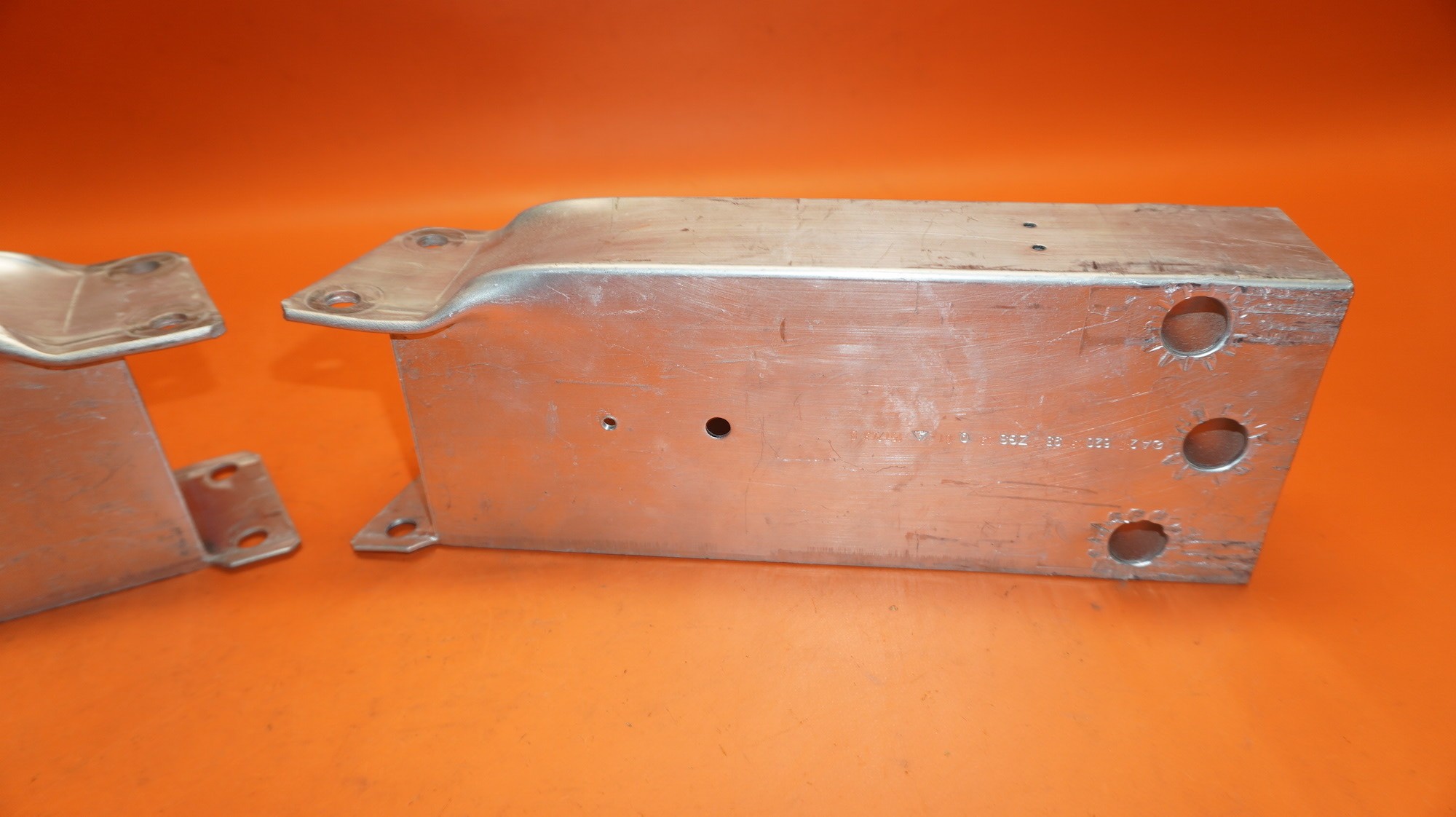 MERCEDES BENZ CLA250 REINFORCEMENT BRACKET FRONT LEFT AND RIGHT 2015