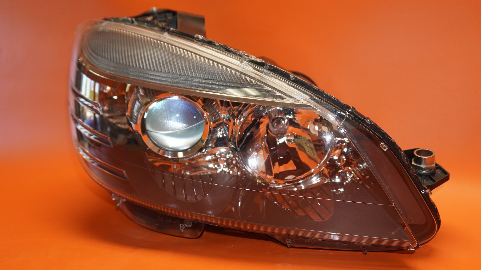 MERCEDES BENZ C300 HEADLIGHT RIGHT PASSANGER 2008 2009 2010 2011 W204