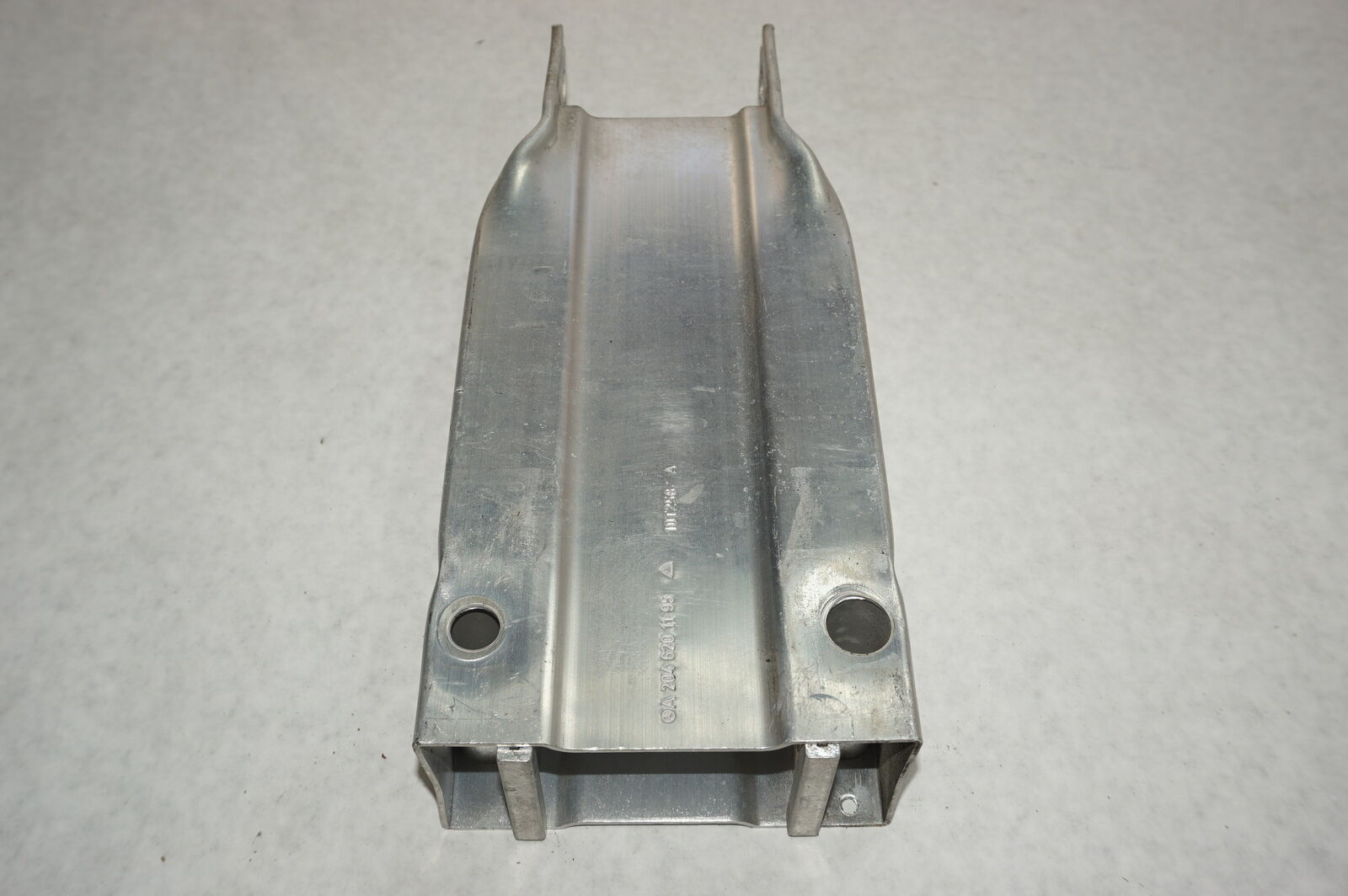 MERCEDES BENZ C250 REINFORCEMENT BRACKET FRONT