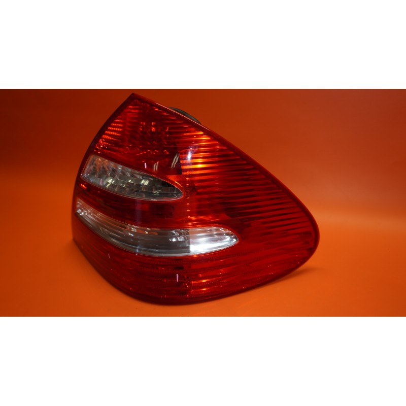 MERCEDES BENZ E320 TAIL LIGHT RIGHT PASSENGER 2003 2004 2005 2006