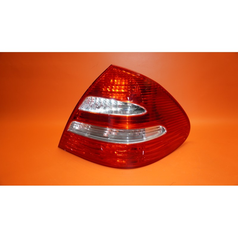 MERCEDES BENZ E320 TAIL LIGHT RIGHT PASSENGER 2003 2004 2005 2006