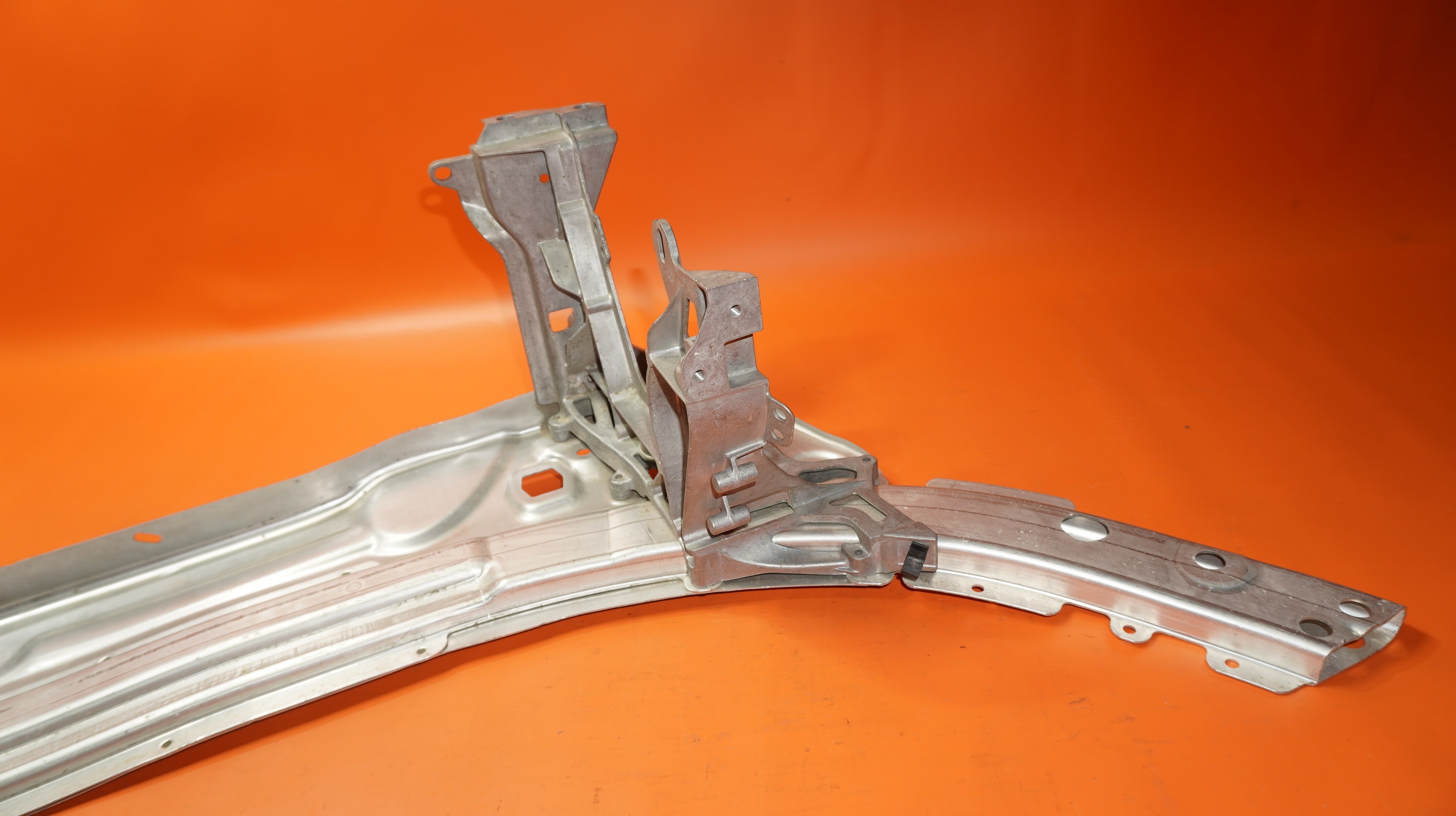 MERCEDES BENZ C300 UPPER TIE BAR SUPPORT 2015 2016 2017 2018 2019