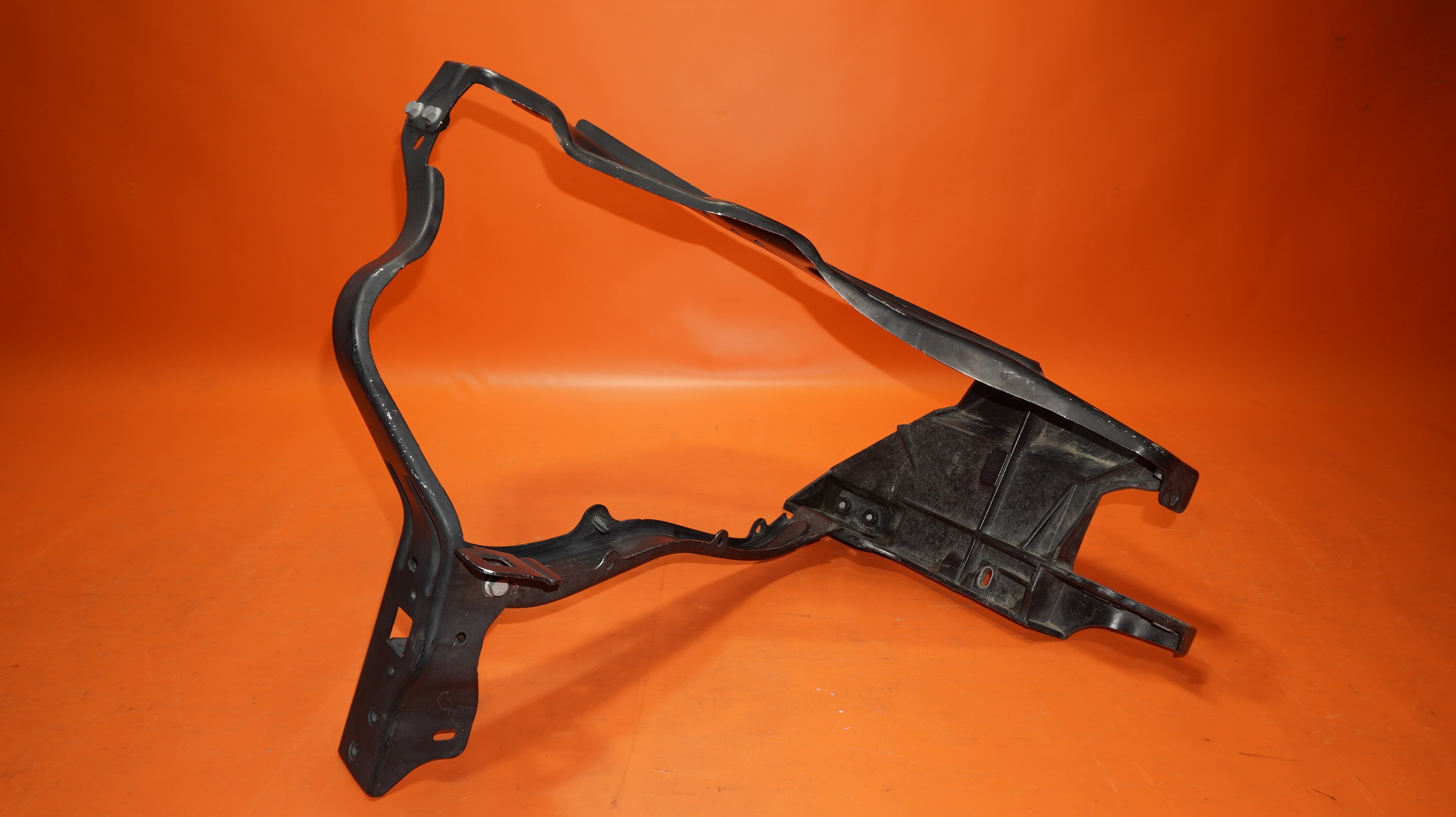 MERCEDES BENZ E350 RADIATOR SUPPORT RIGHT 2010 2011 2012 2013
