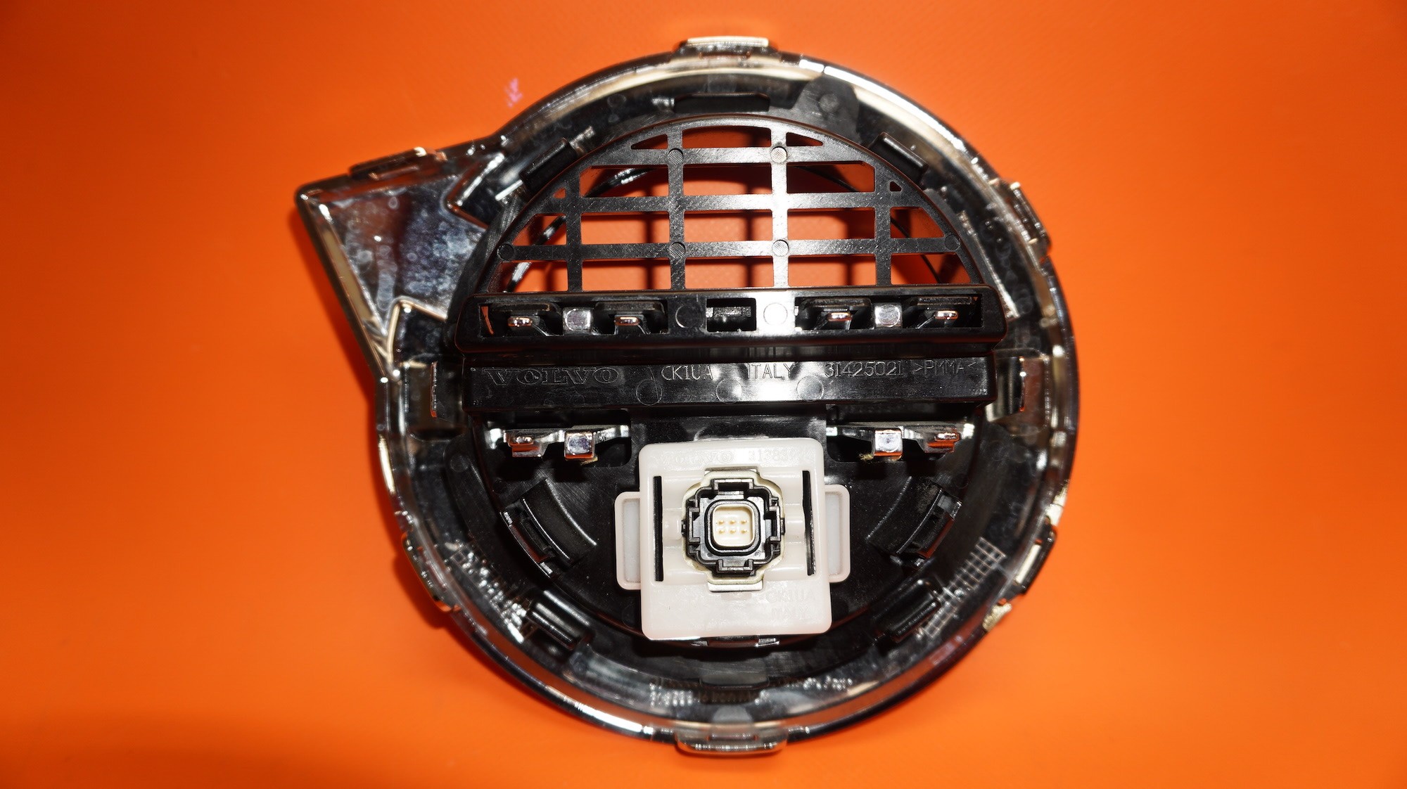 VOLVO XC90 GRILLE EMBLEM CAMERA 2016 2017 2018 2019 31425021 OEM