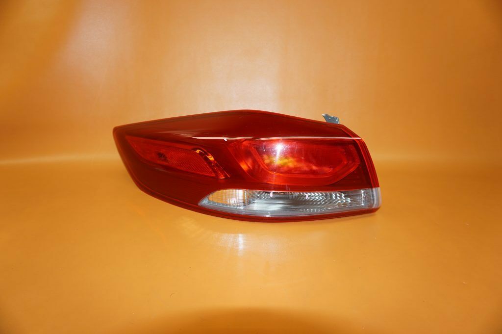 HYUNDAI ELANTRA TAIL LIGHT LEFT DRIVER 2016 2017 2018 SEDAN 92401-F3000 OEM
