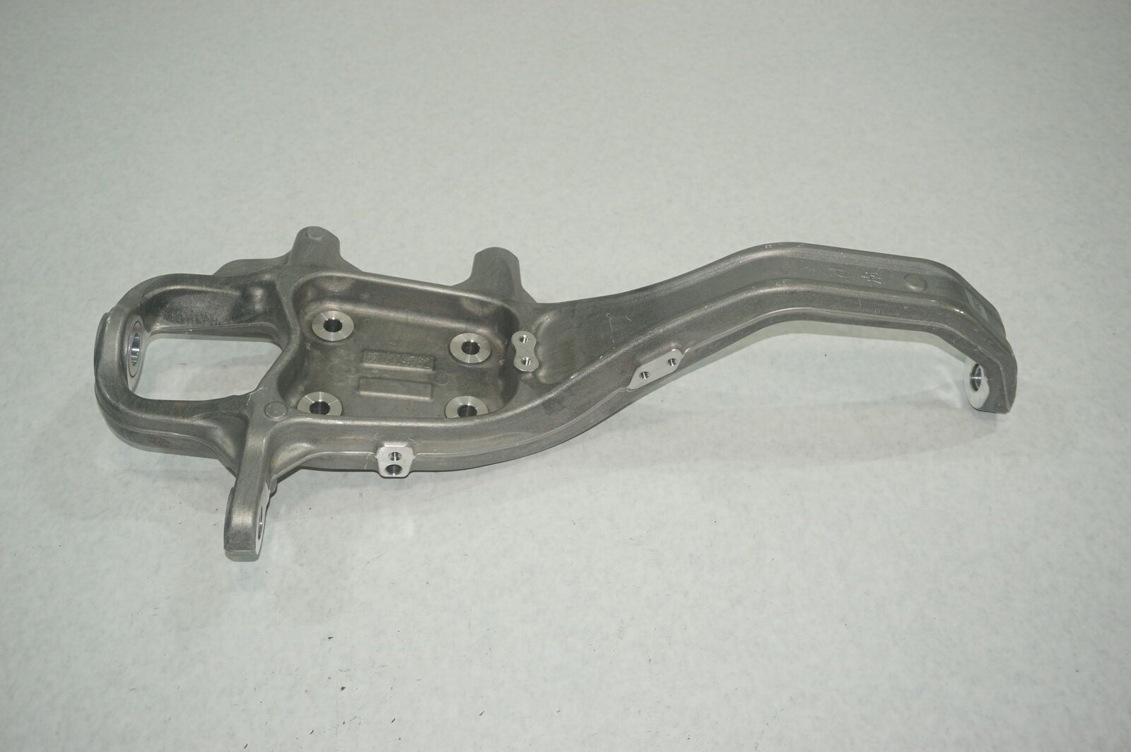 MASERATI GHIBLI KNUCKLE RIGHT FRONT PASSENGER 2014 2015