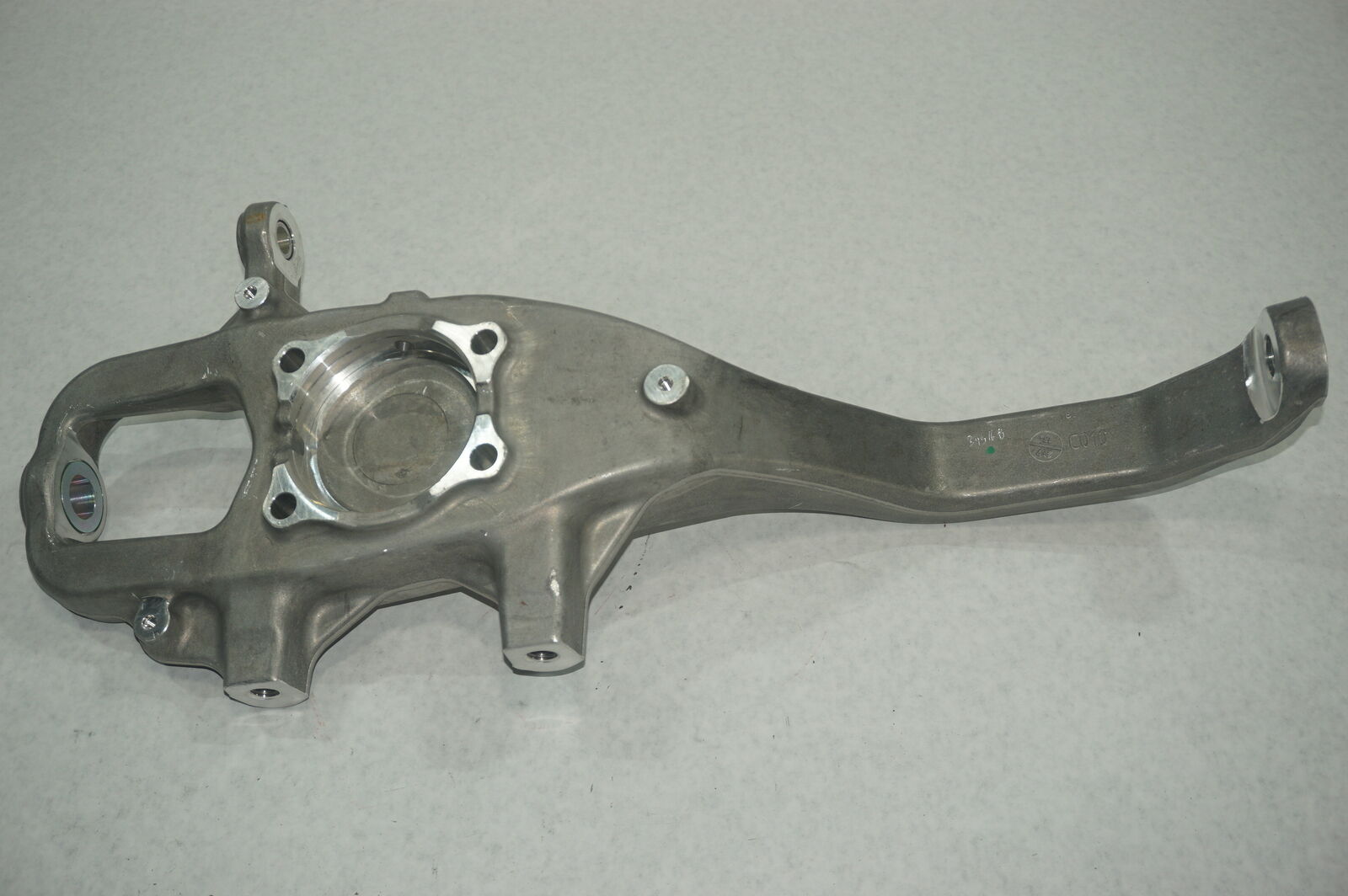 MASERATI GHIBLI KNUCKLE RIGHT FRONT PASSENGER 2014 2015