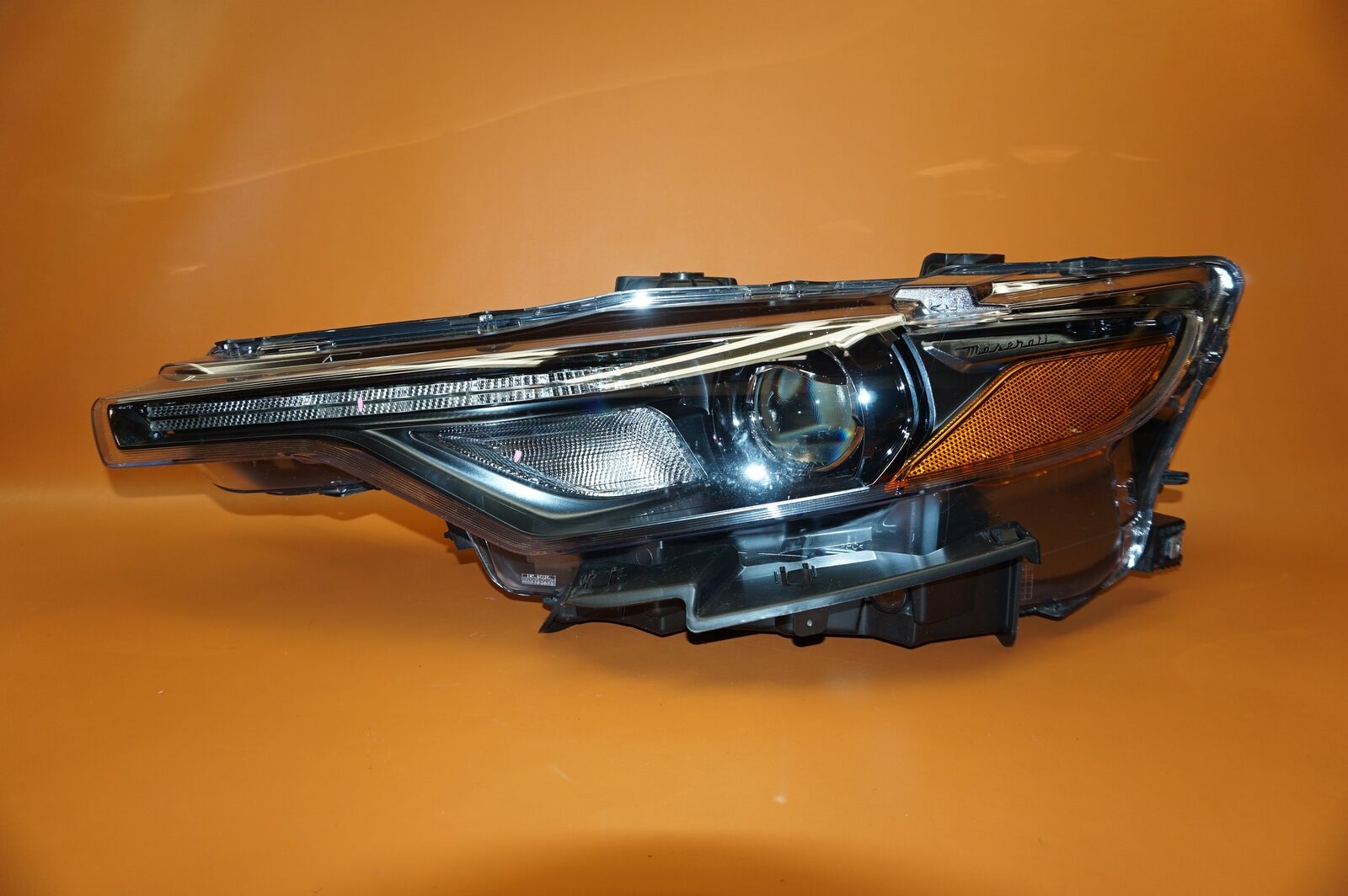 MASERATI LEVANTE HEADLIGHT LEFT DRIVER 2016 2017 2018