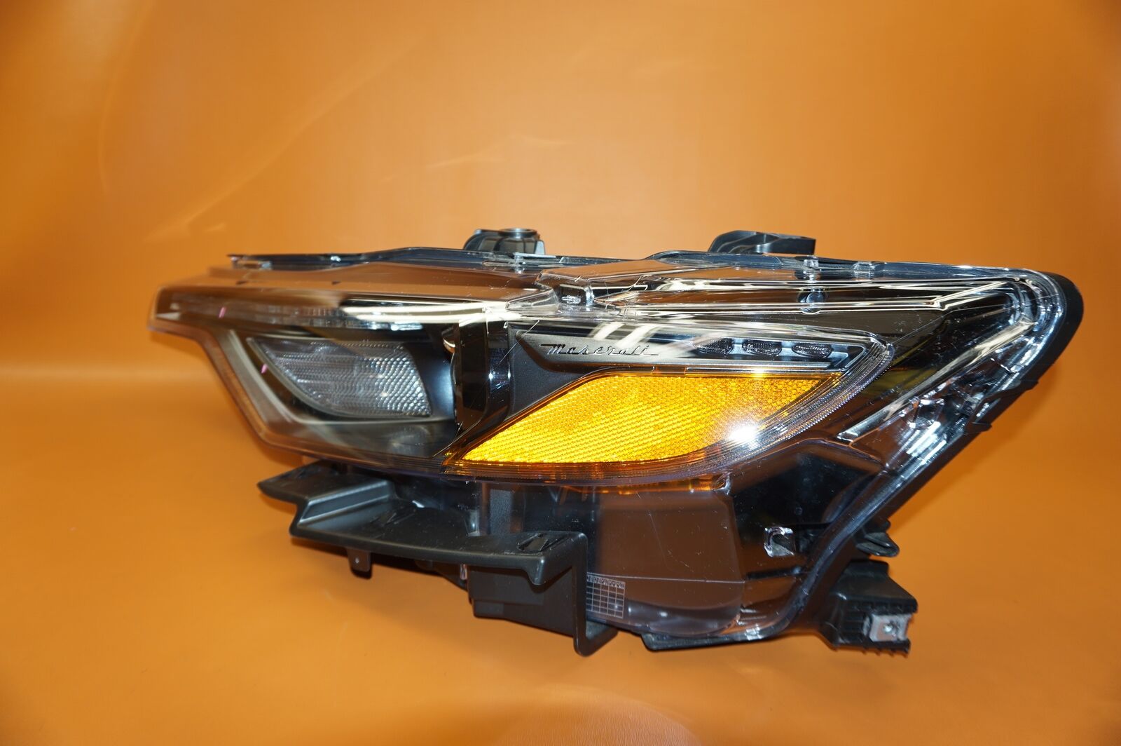 MASERATI LEVANTE HEADLIGHT LEFT DRIVER 2016 2017 2018