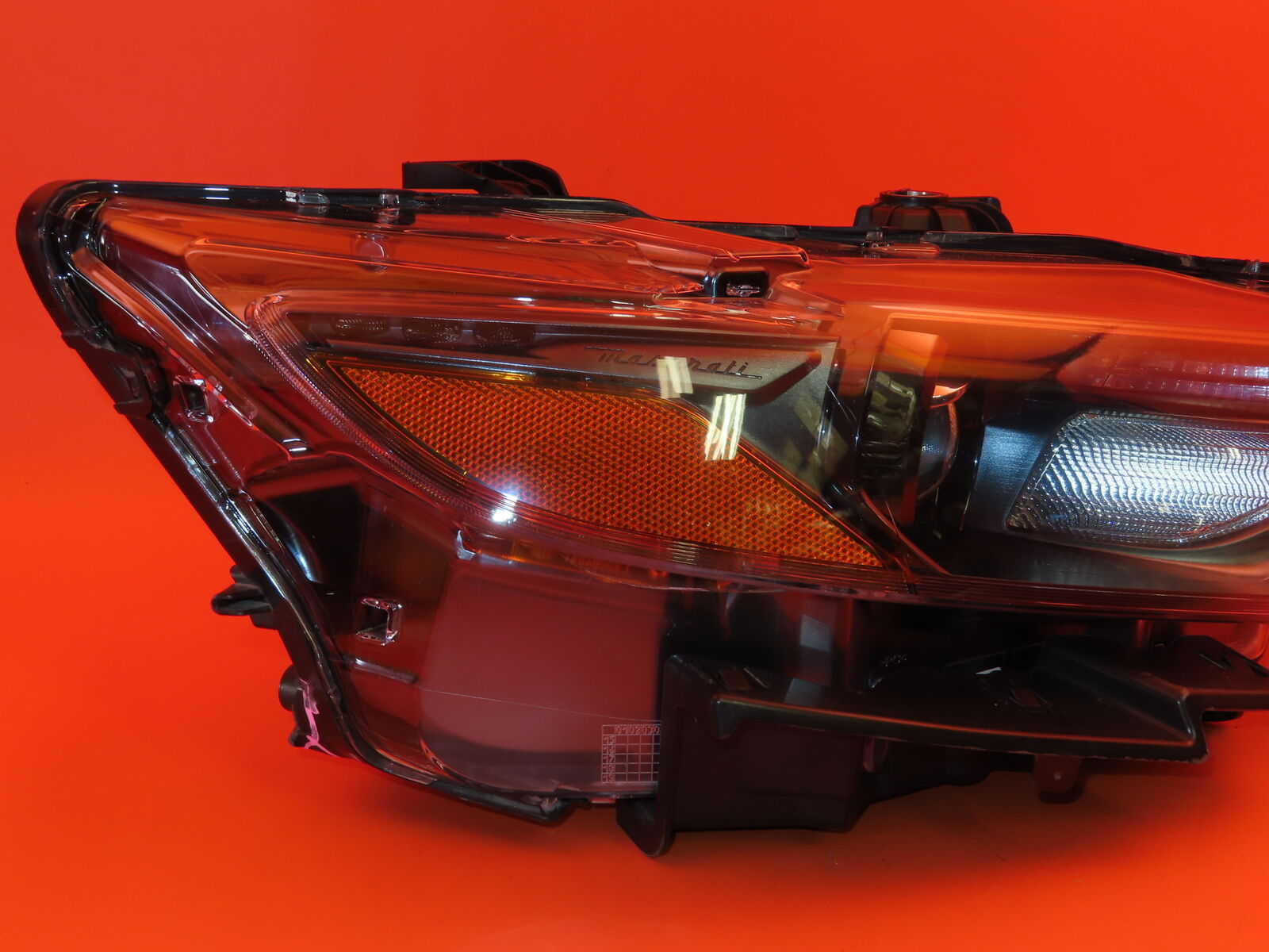 MASERATI LEVANTE HEADLIGHT RIGHT PASSENGER 2016 2017 2018