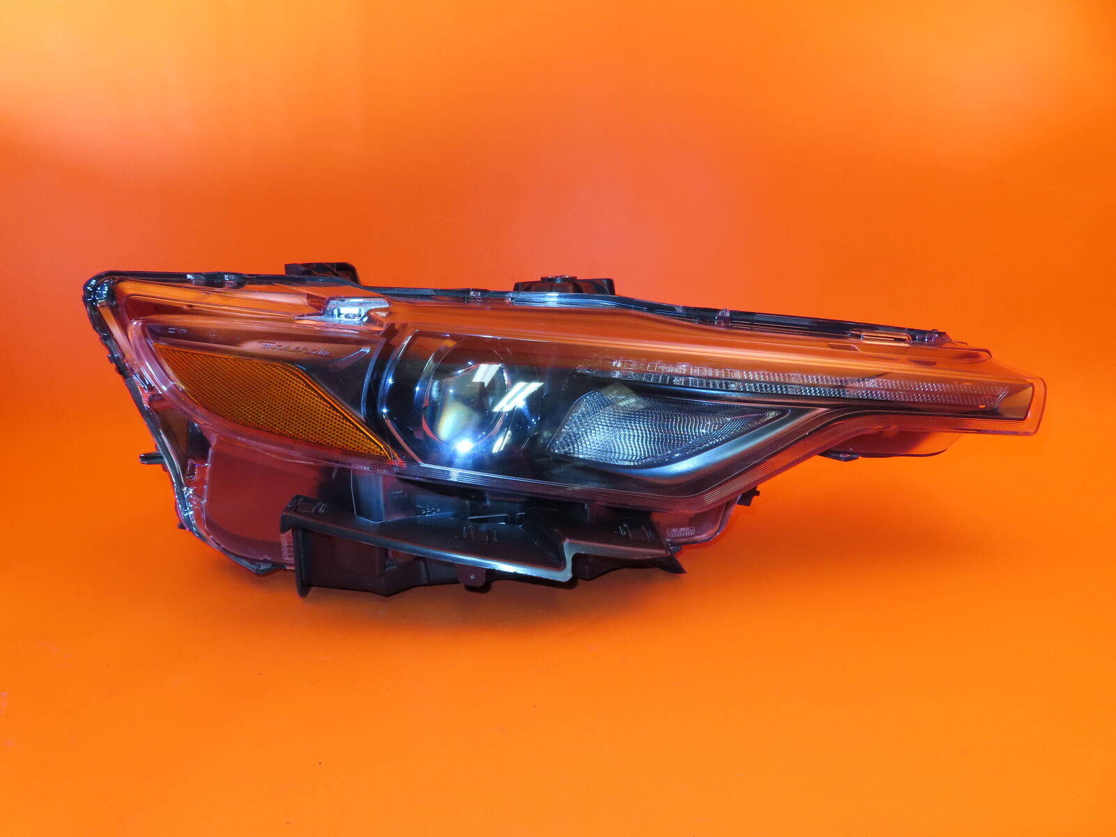 MASERATI LEVANTE HEADLIGHT RIGHT PASSENGER 2016 2017 2018