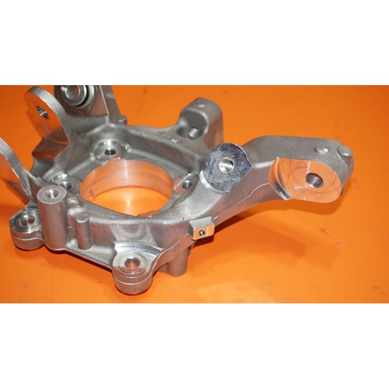 MASERATI LEVANTE KNUCKLE RIGHT REAR HUB 2017 2018 2019