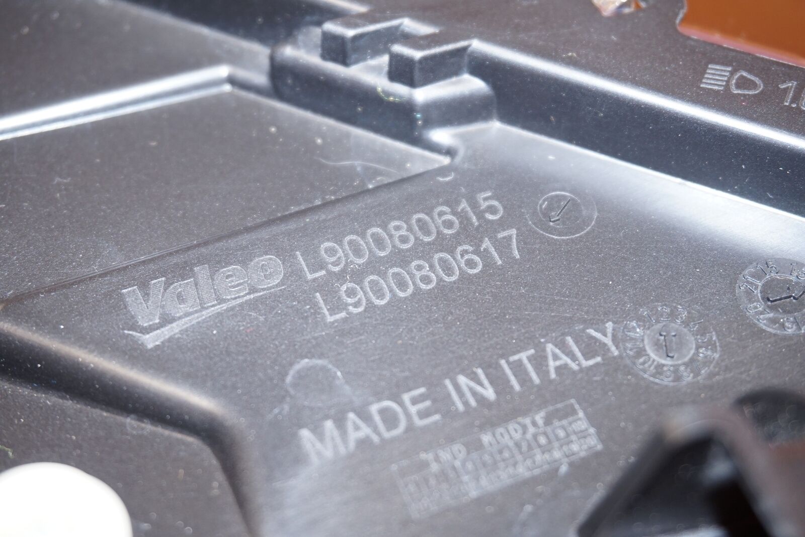 MASERATI LEVANTE HEADLIGHT LEFT DRIVER 2016 2017