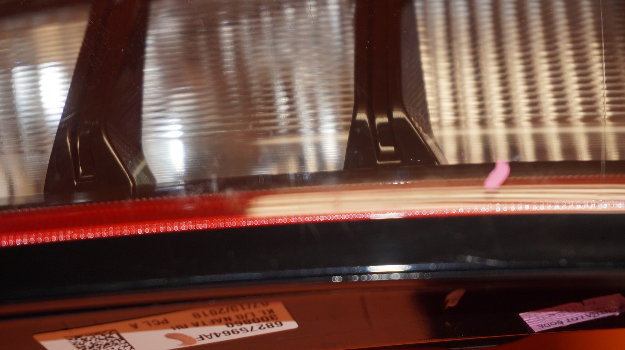 JEEP CHEROKEE LIFTGATE TAIL LIGHT RIGHT PASSENGER 2019 2020 68275964AF