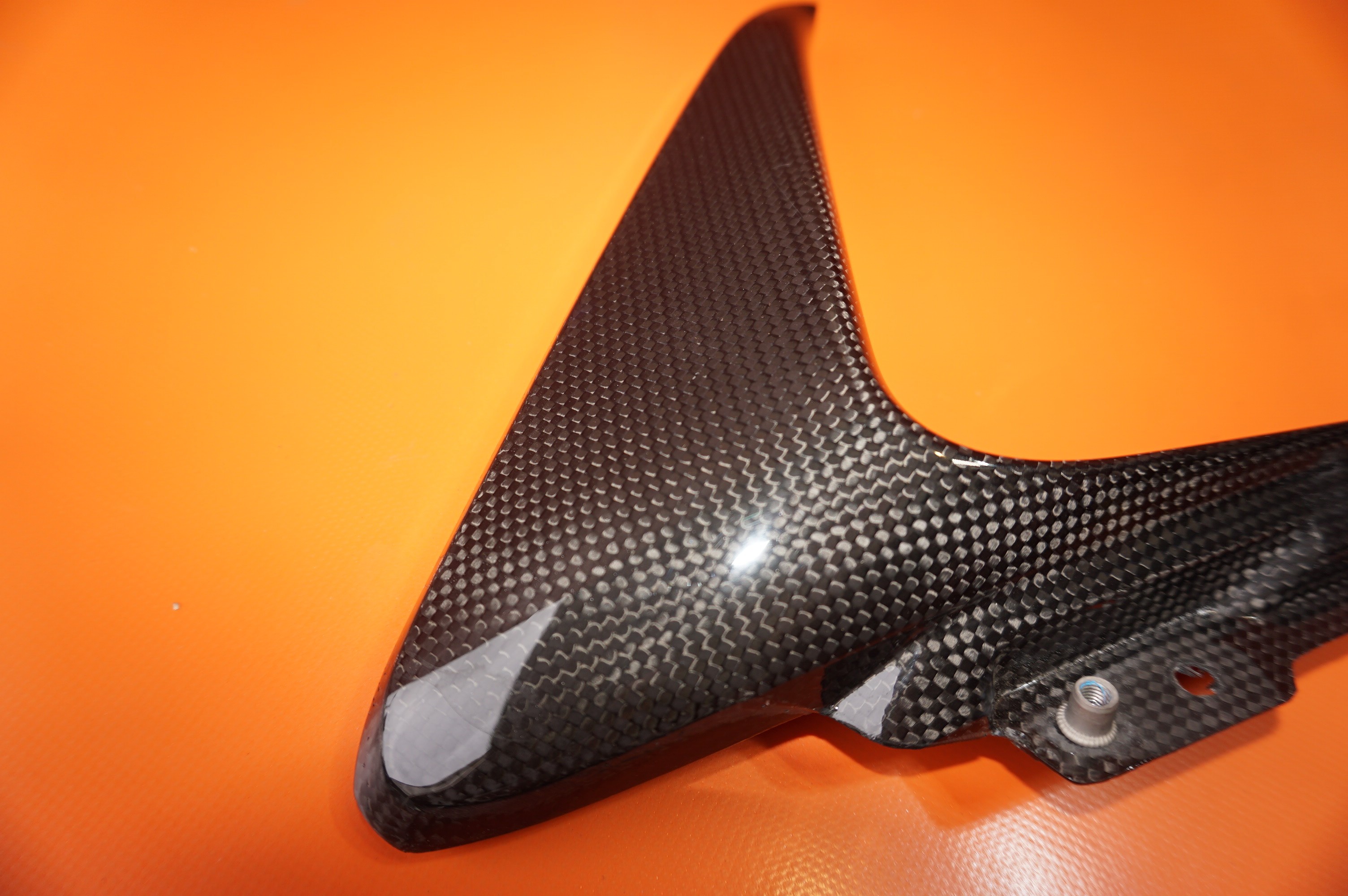 FERRARI 488 PISTA LATERAL UNDER MOLDING TRIM LEFT FRONT 2017 2018 2019