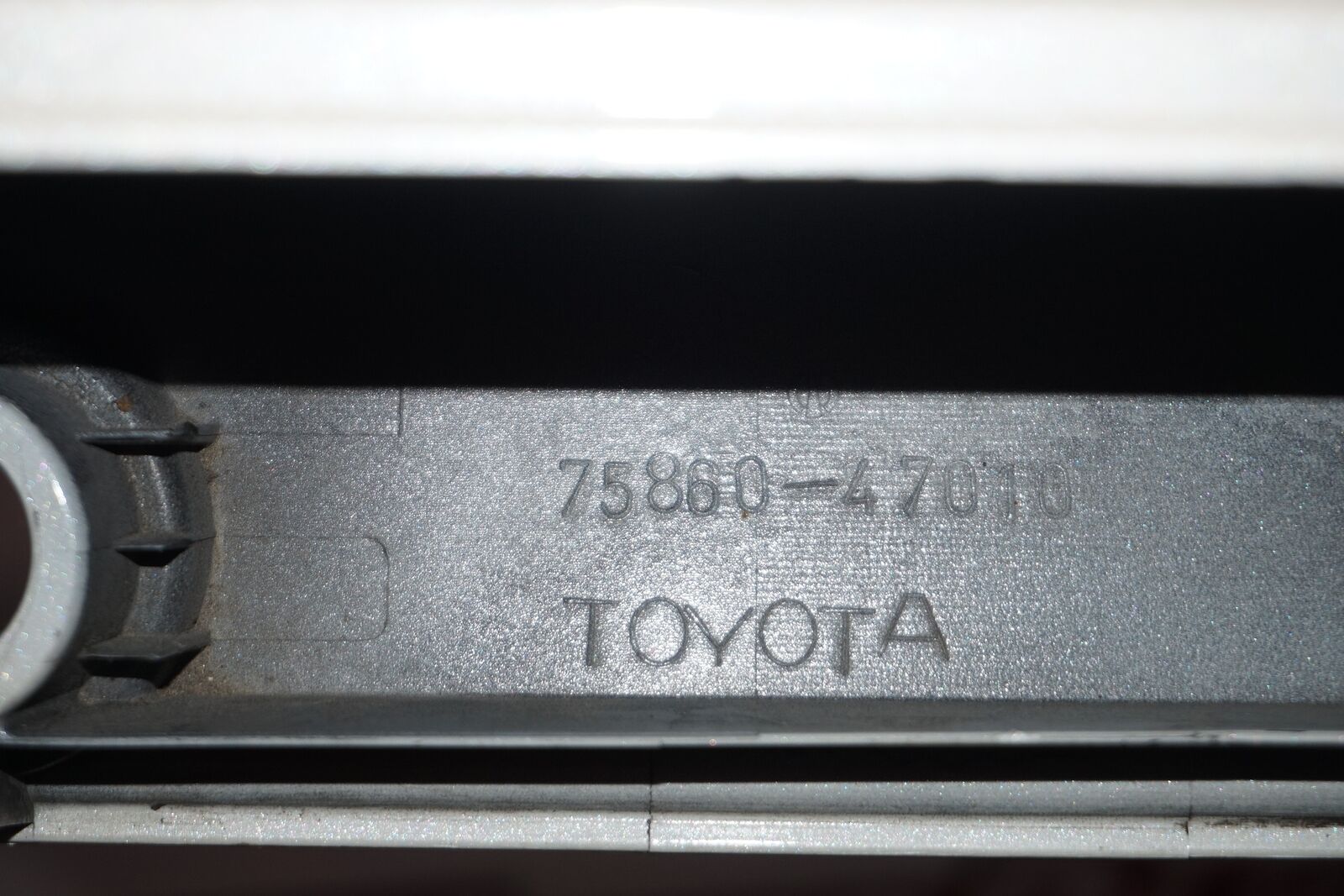 TOYOTA PRIUS ROCKER MOLDING LEFT DRIVER 2010 2011-2014