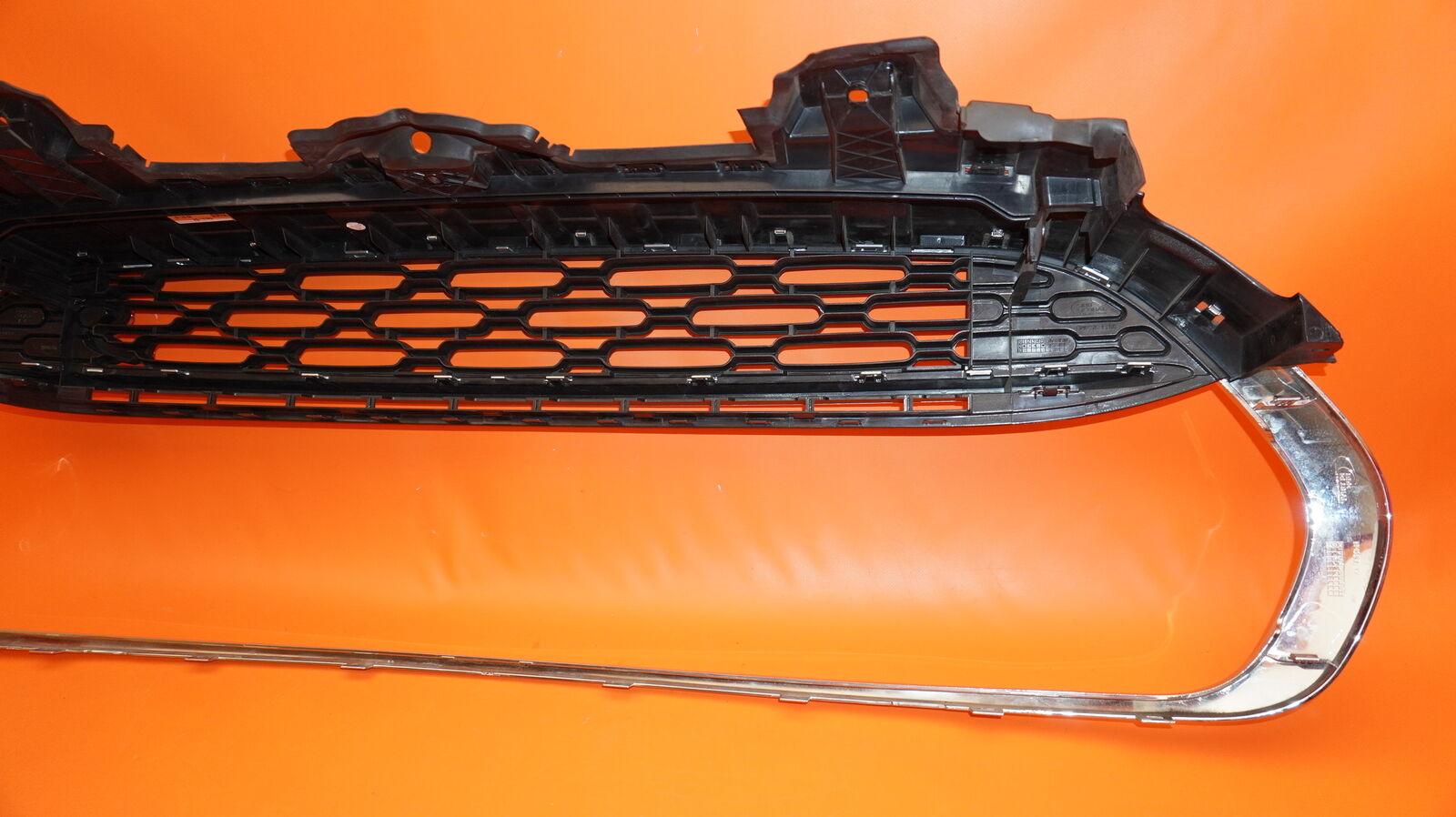 MINI COOPER CLUBMAN S GRILLE 2016 2017 2018 51137381981 OEM