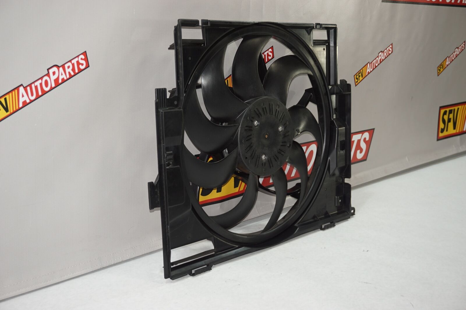 BMW 428 RADIATOR FAN 2012 2013 2014 2015 F32 17427640513 OEM